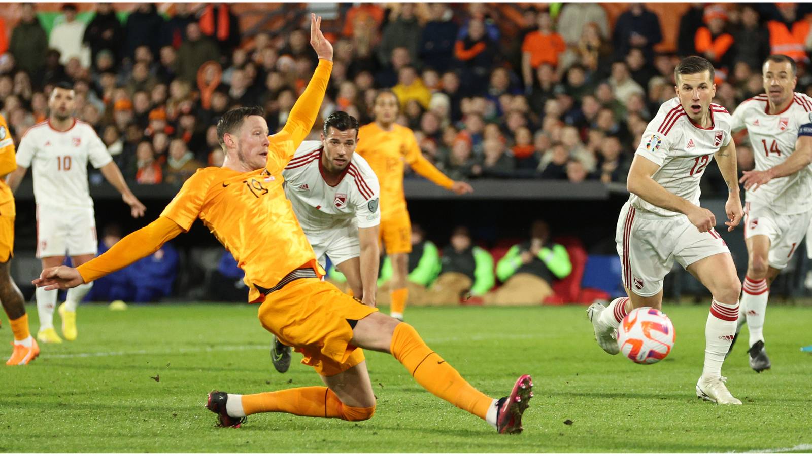 Man Utd’s Wout Weghorst burned by reporter after not scoring for ...