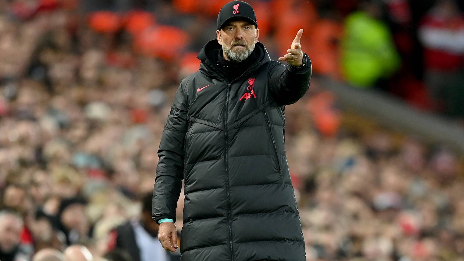 Liverpool pitch invader: New angle shows why Jurgen Klopp was so angry