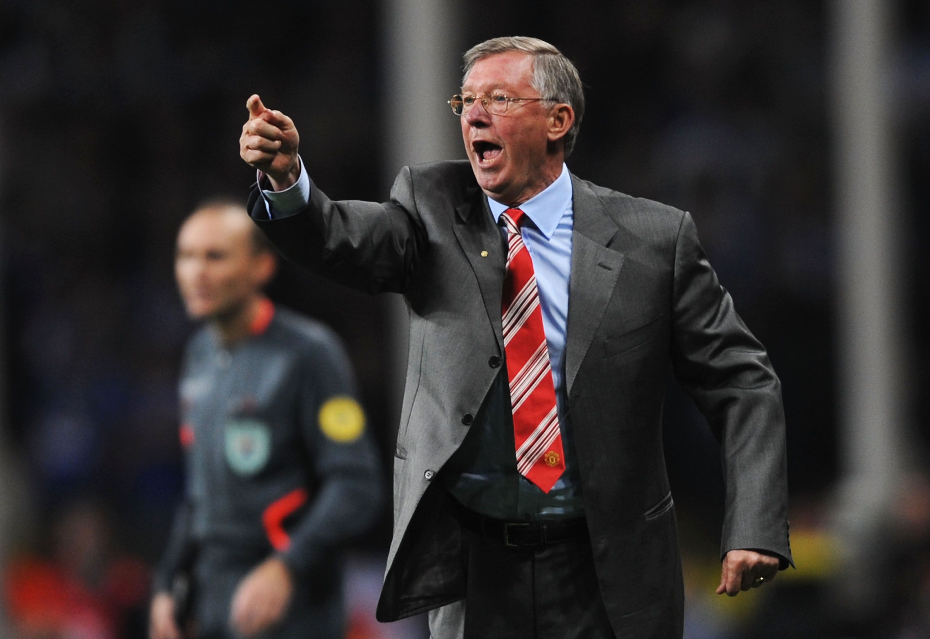 Man Utd: Sir Alex Ferguson and Paul Scholes reaction to Nani crying at ...
