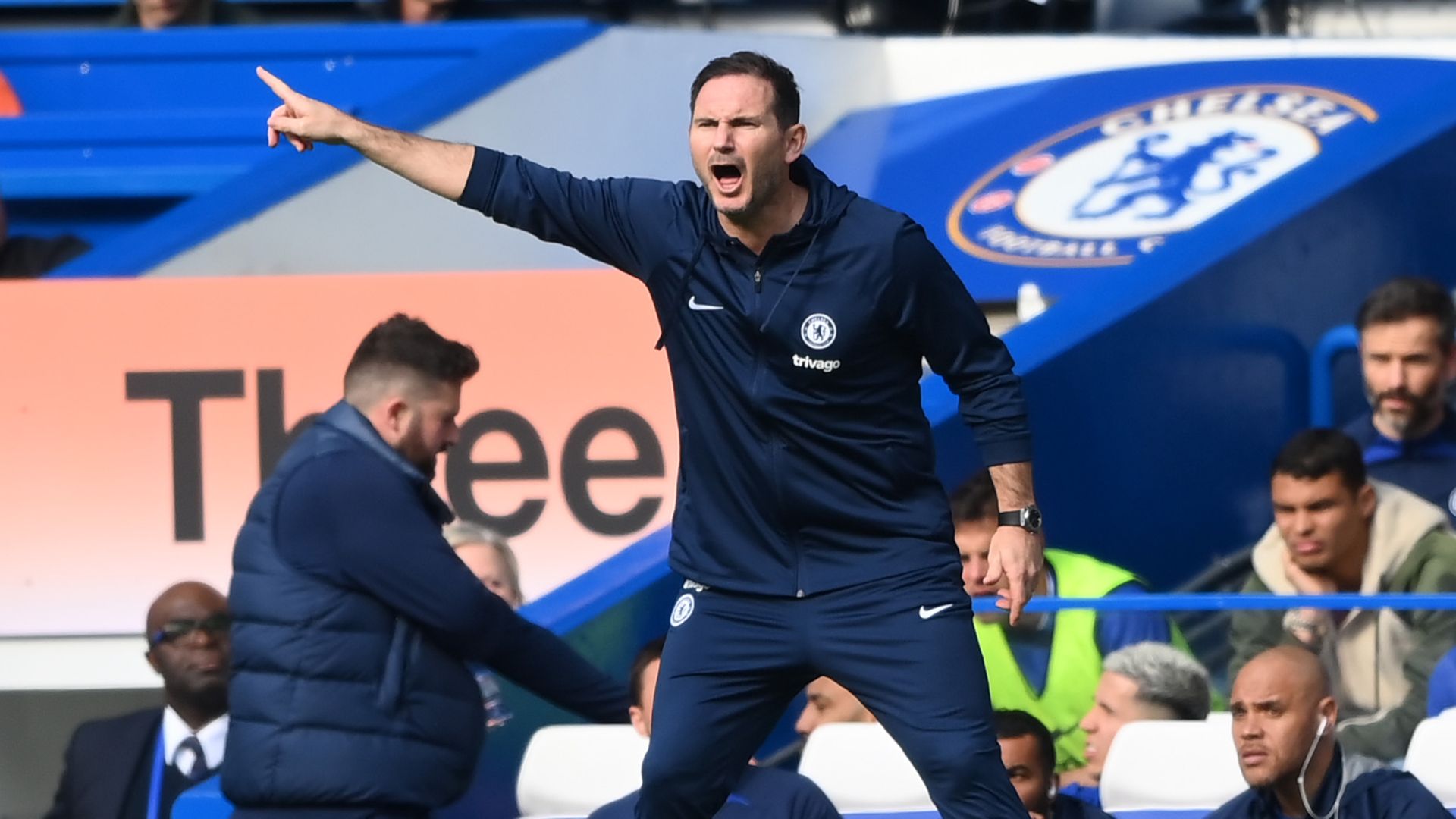 Chelsea: 35 y/o now 'very high up on list' after talks at Stamford Bridge