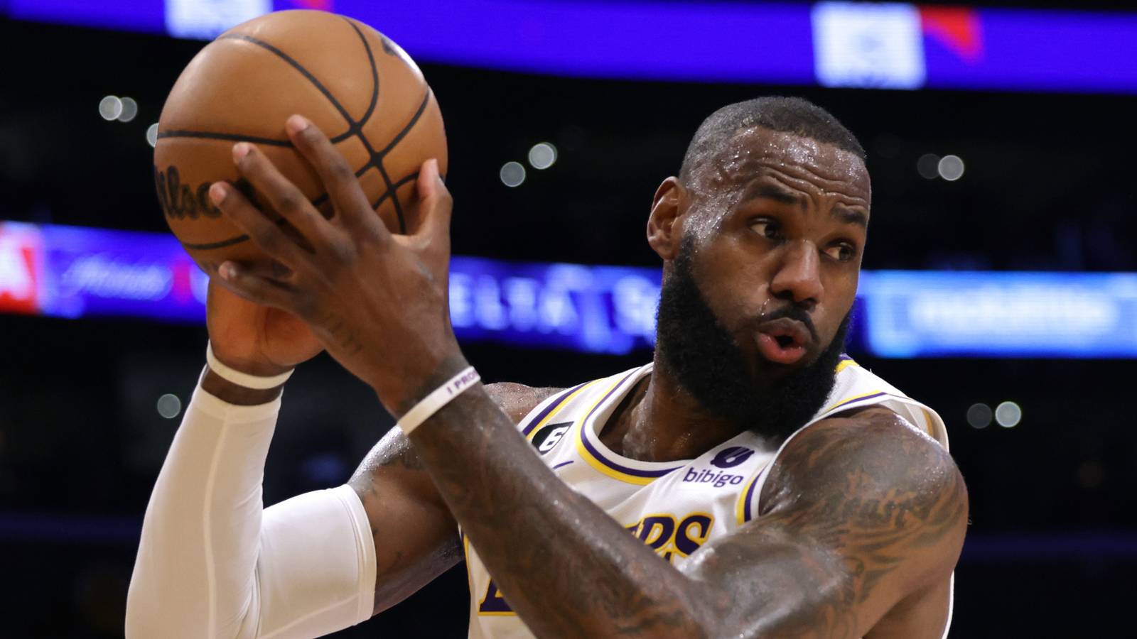 6'7 former L.A. Lakers star had 'most beautiful shooting stroke LeBron ...