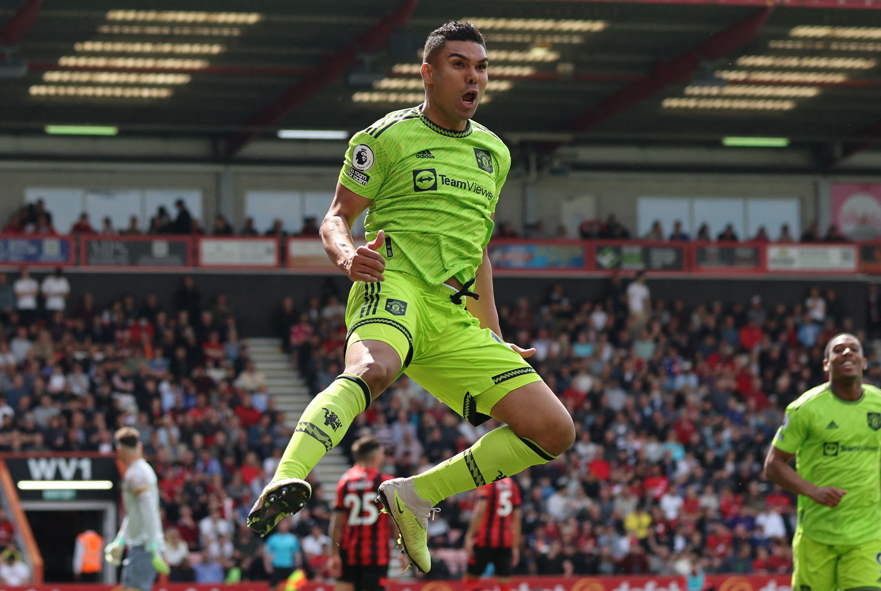 The top 10 Premier League defensive midfielders ranked, ft. Casemiro ...