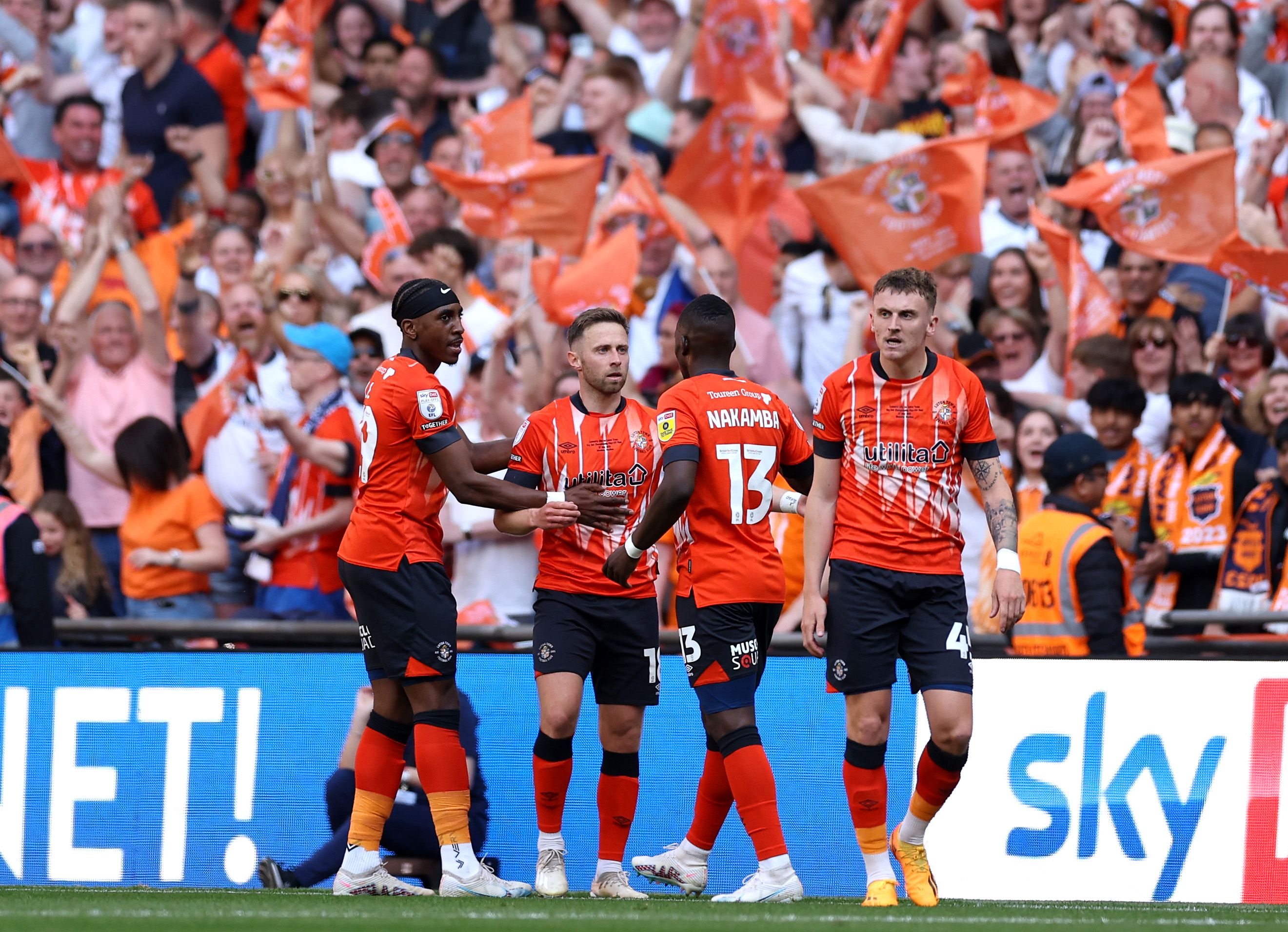 Luton boss' emotional reaction to seeing Tom Lockyer celebrating in ...