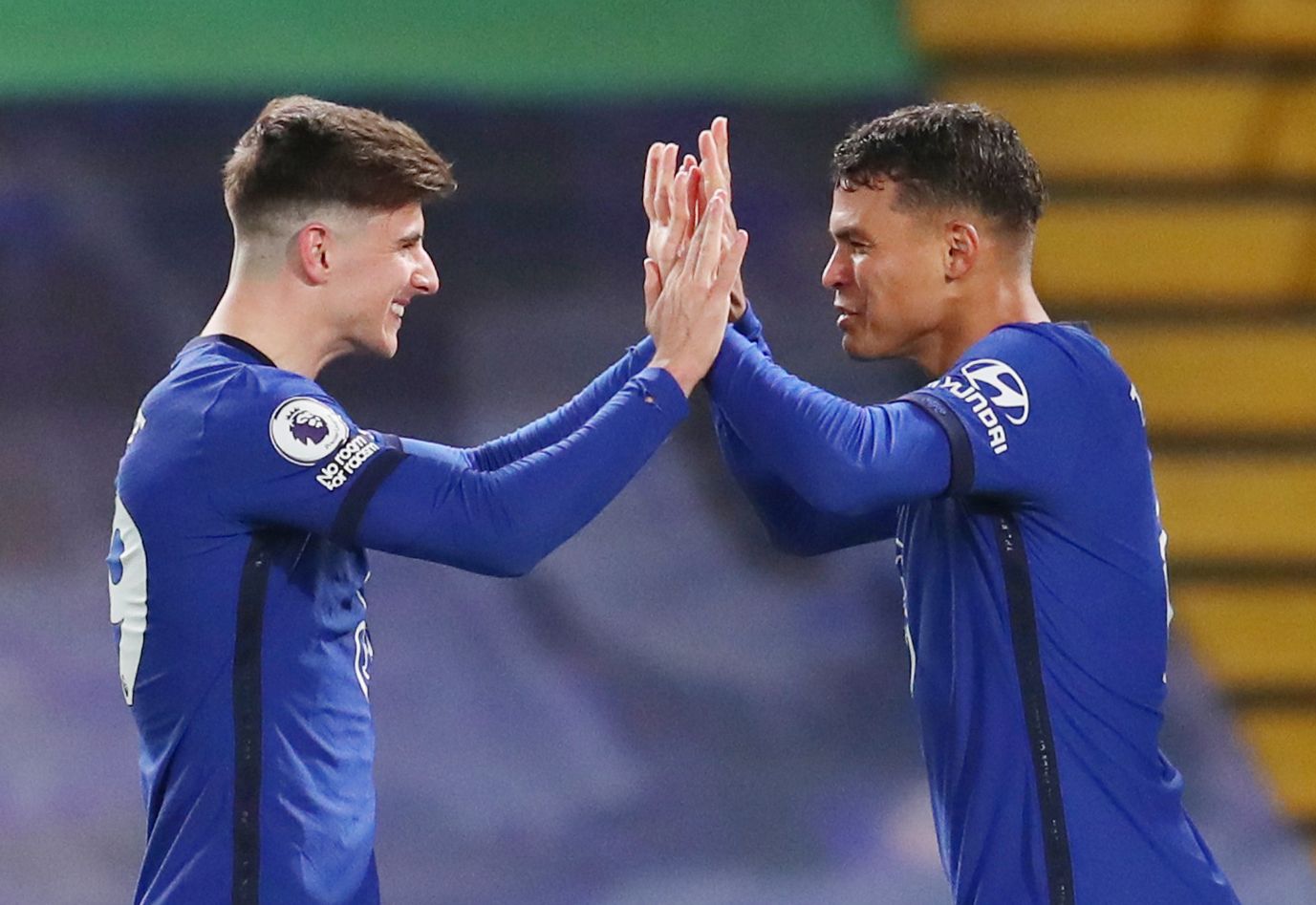 Thiago Silva reacts to Mason Mount 'agreeing terms' with Manchester United