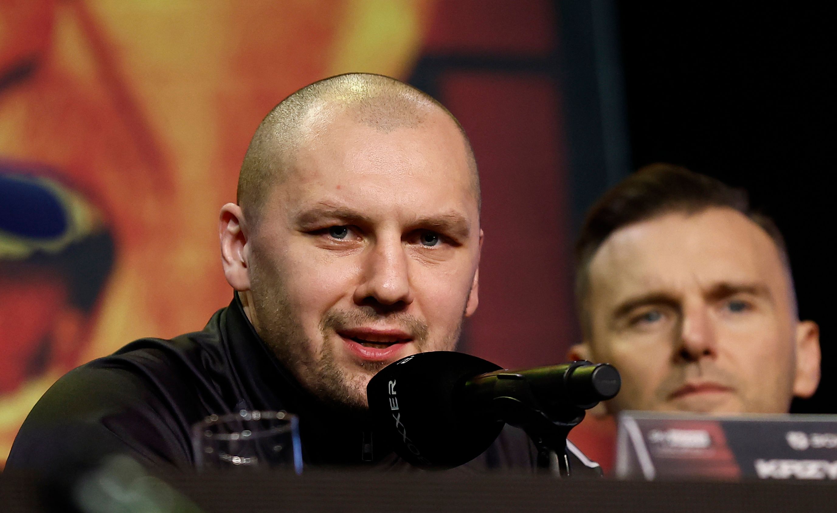 MMA: Ex-world champion boxer stuns fans with epic KO from his back