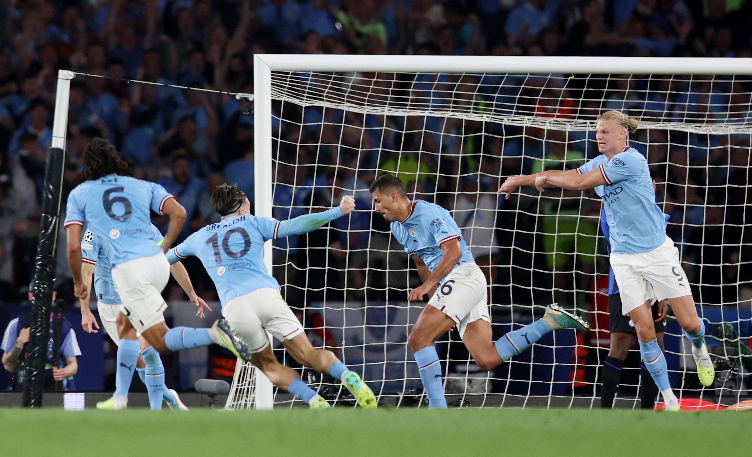 Ranking the 15 best defensive midfielders in the world, ft. Rice, Rodri ...