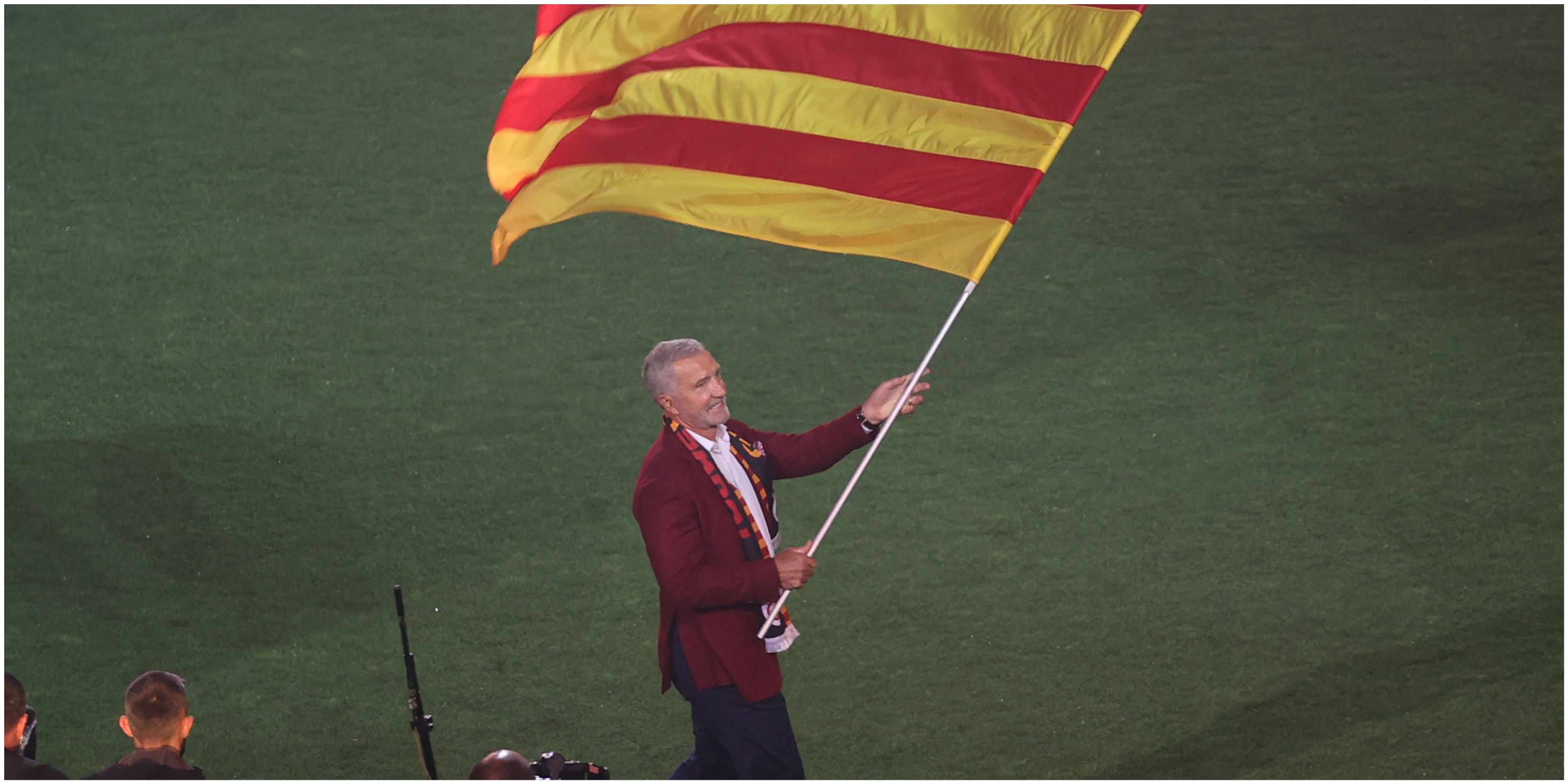 Graeme Souness recreates infamous Galatasaray incident during title ...