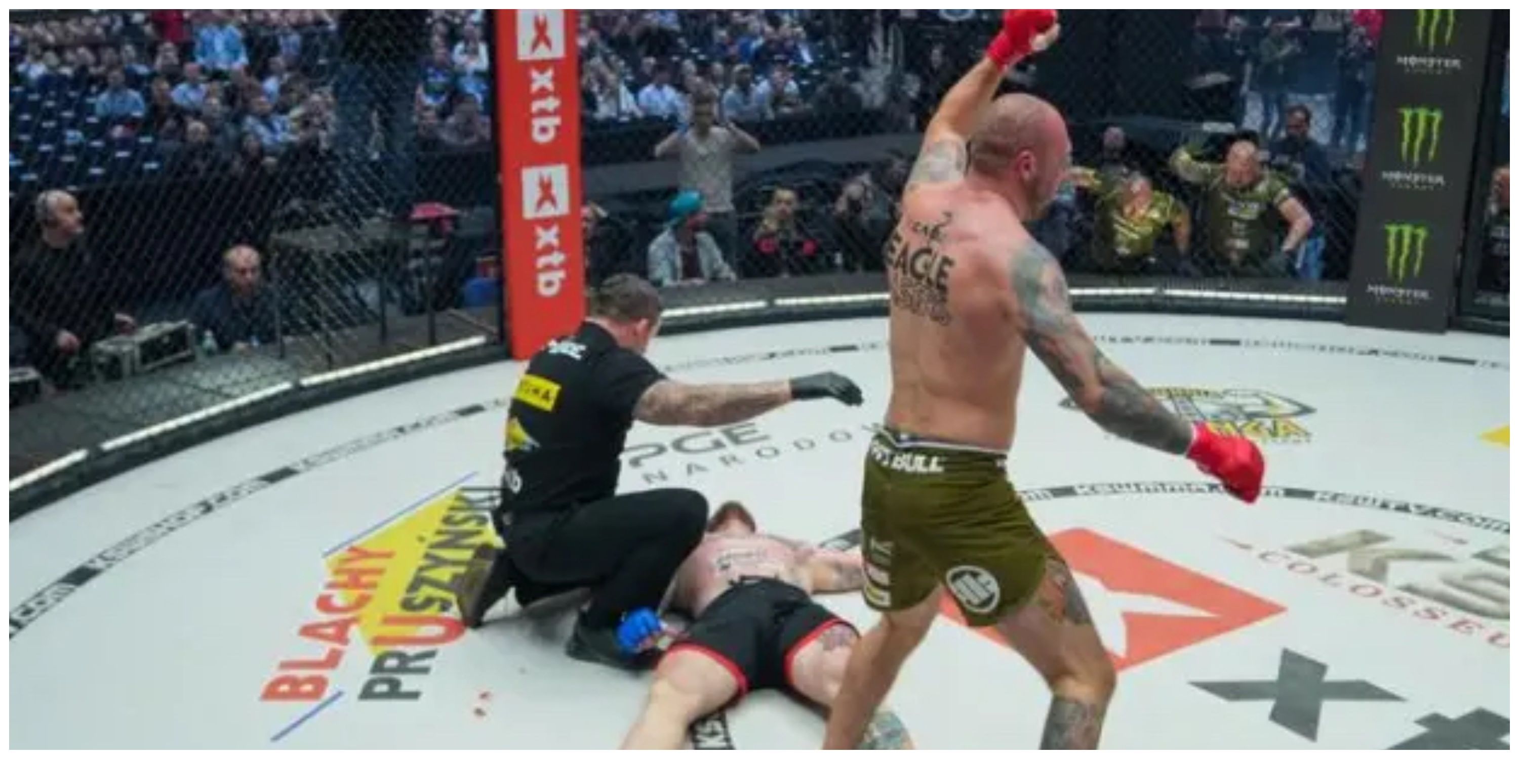MMA: Ex-world champion boxer stuns fans with epic KO from his back