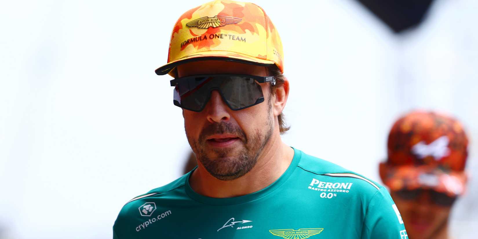 Shocking Moment Fernando Alonso's Steering Wheels Falls Off Car at Bahrain GP