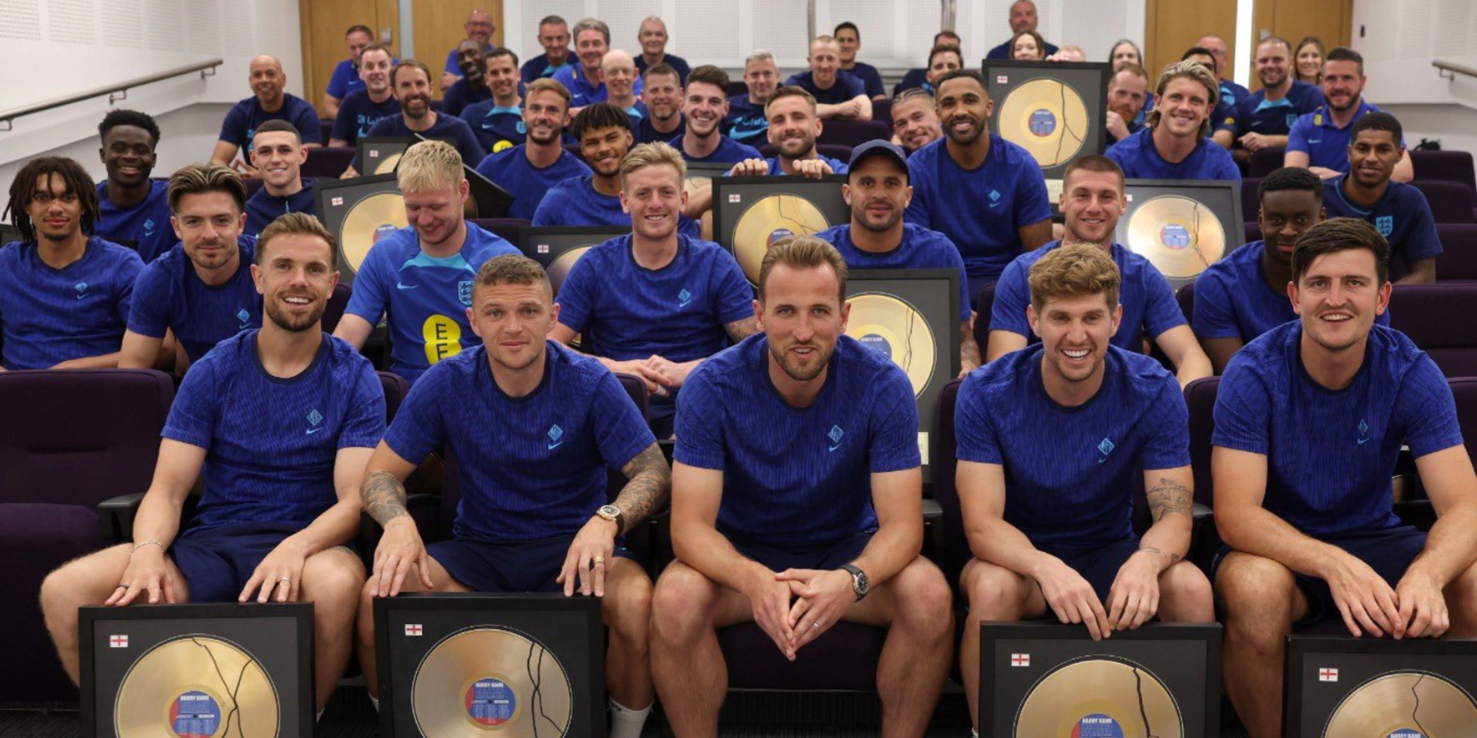 The gift Harry Kane gave to every England teammate after breaking record The gift Harry Kane gave to every England teammate after breaking record