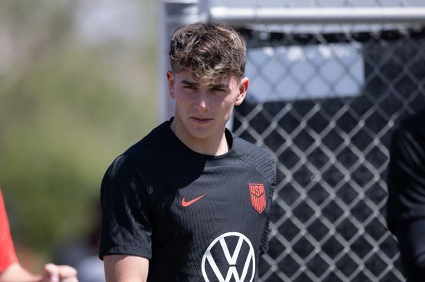 Benni McCarthy hints at player Man Utd could target if Mason Mount bid ...