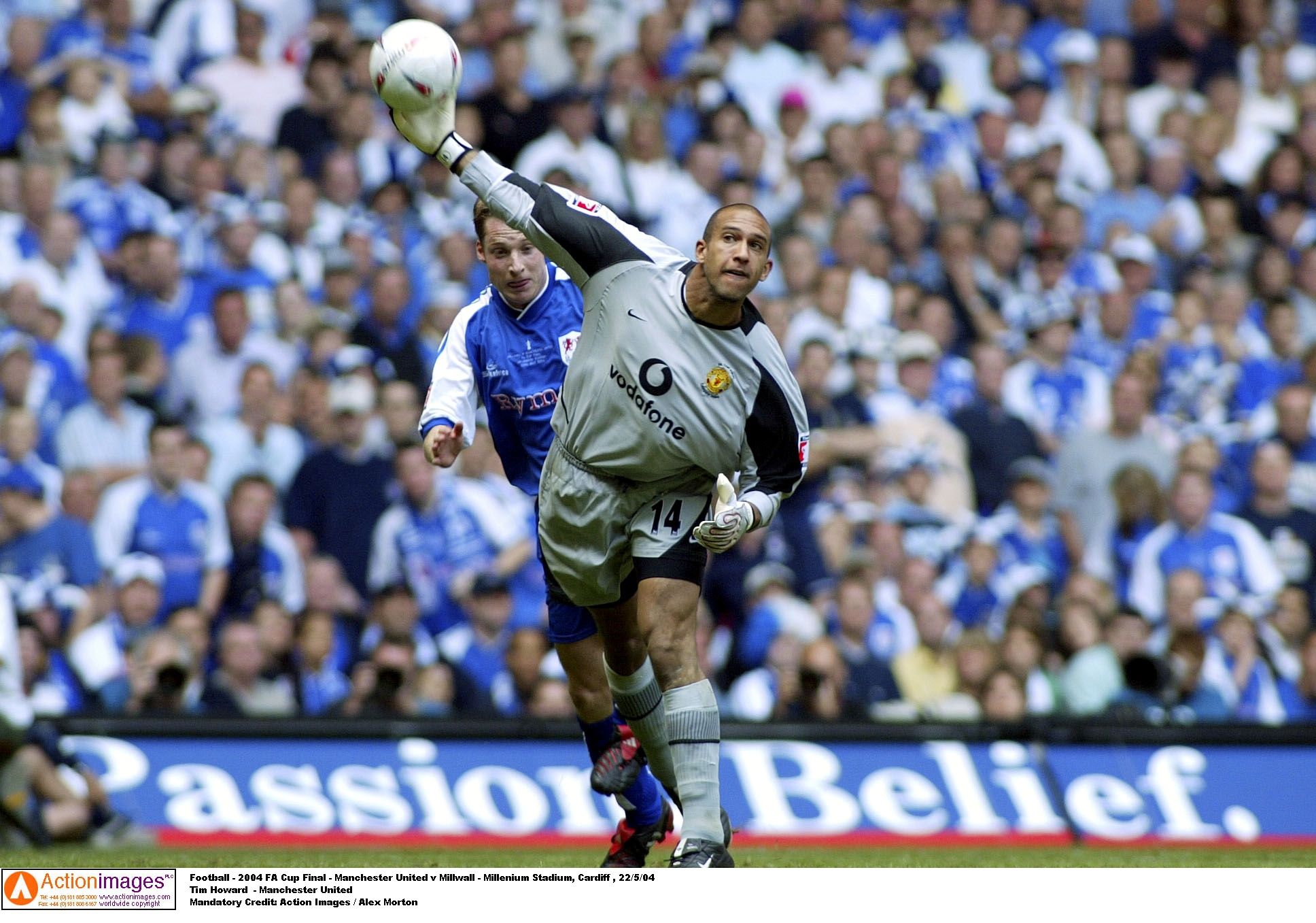 Man Utd XI who flopped but shone after leaving Old Trafford ft. Sanchez ...