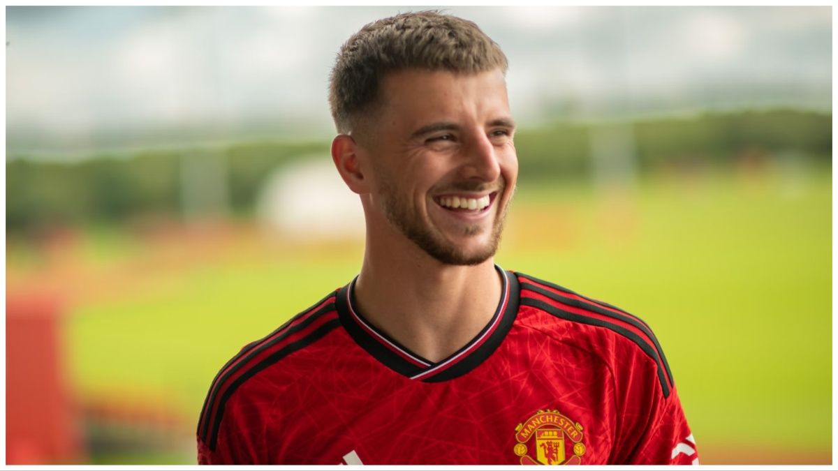 Mason Mount gets frustrated with Man United fans following him asking ...