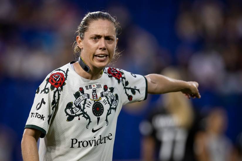 What is the anti-concussion Q-Collar worn by players at the Women's ...