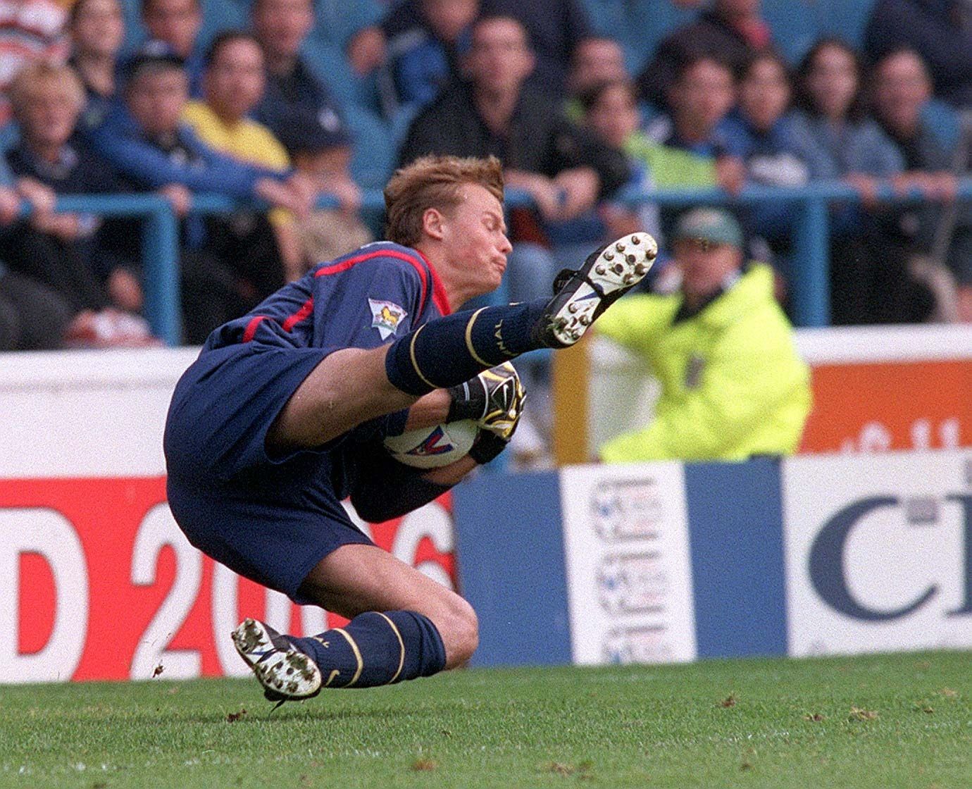 11 Best Arsenal Goalkeepers Of The Premier League Era (Ranked)