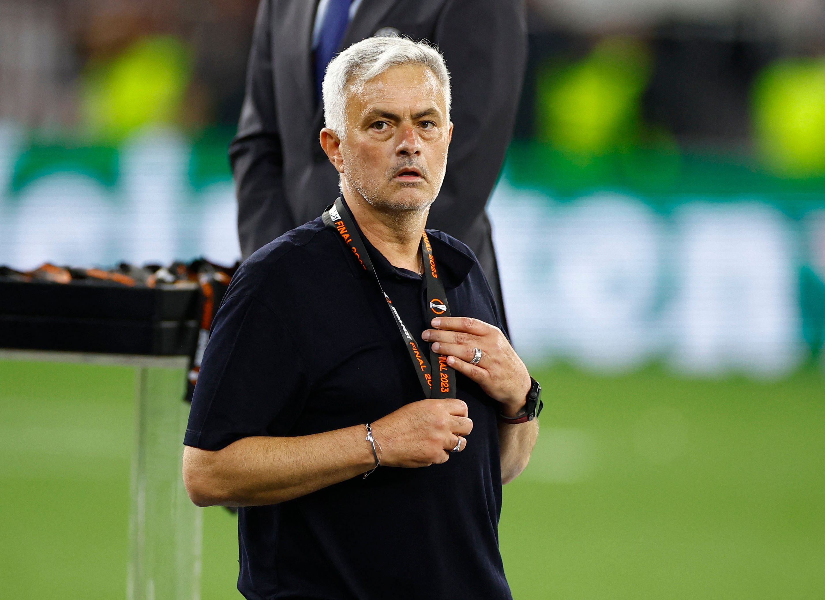 Jose Mourinho substitutes Roma player and forces them to play with 10 men