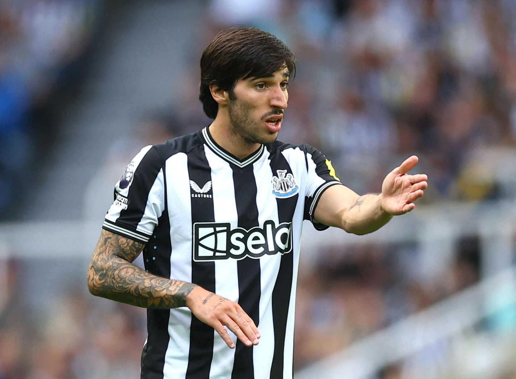 Ranking all 20 Premier League 2023/24 Home Kits (From 'The Louvre' to ...