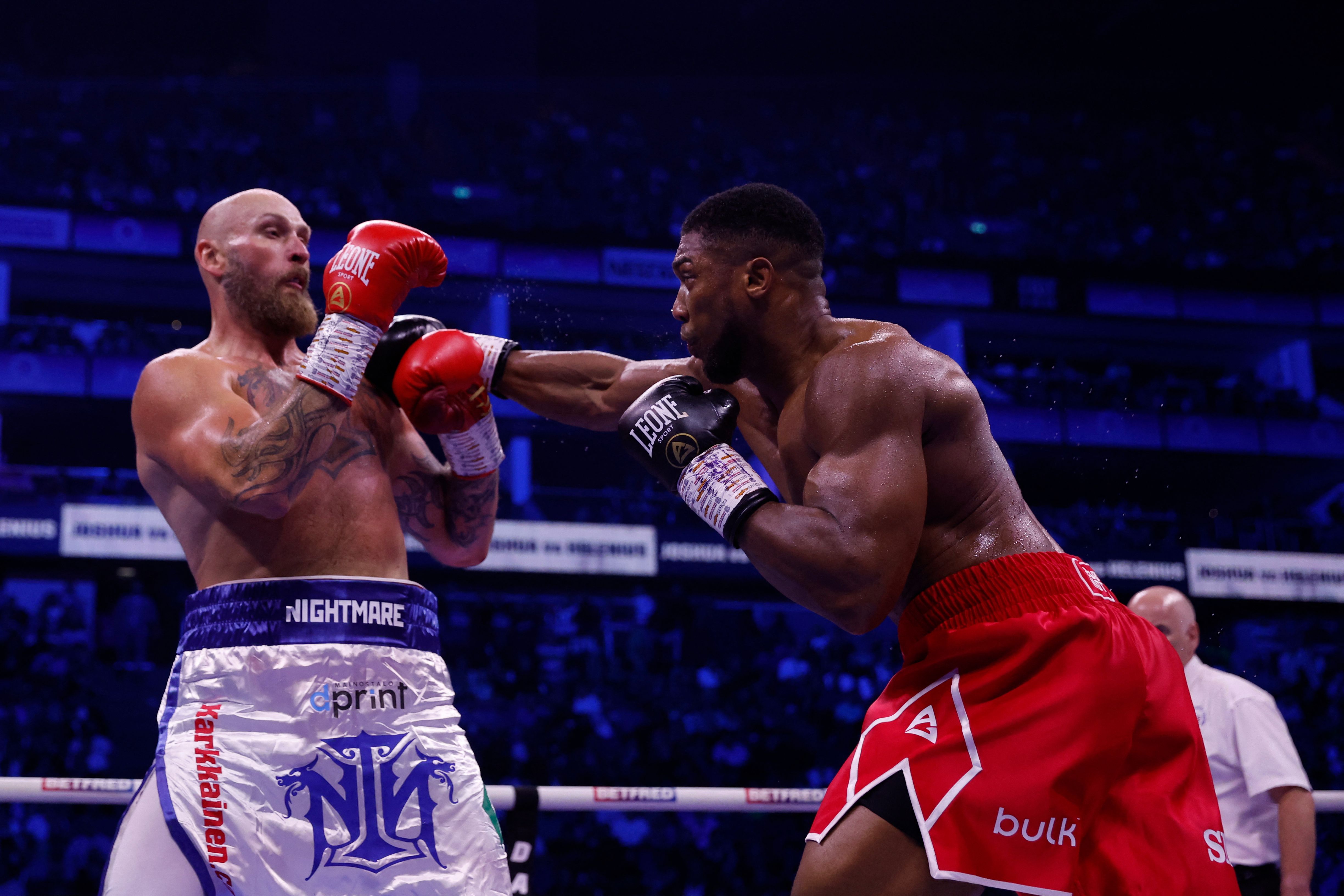 Anthony Joshua's knockout of Robert Helenius in slow motion