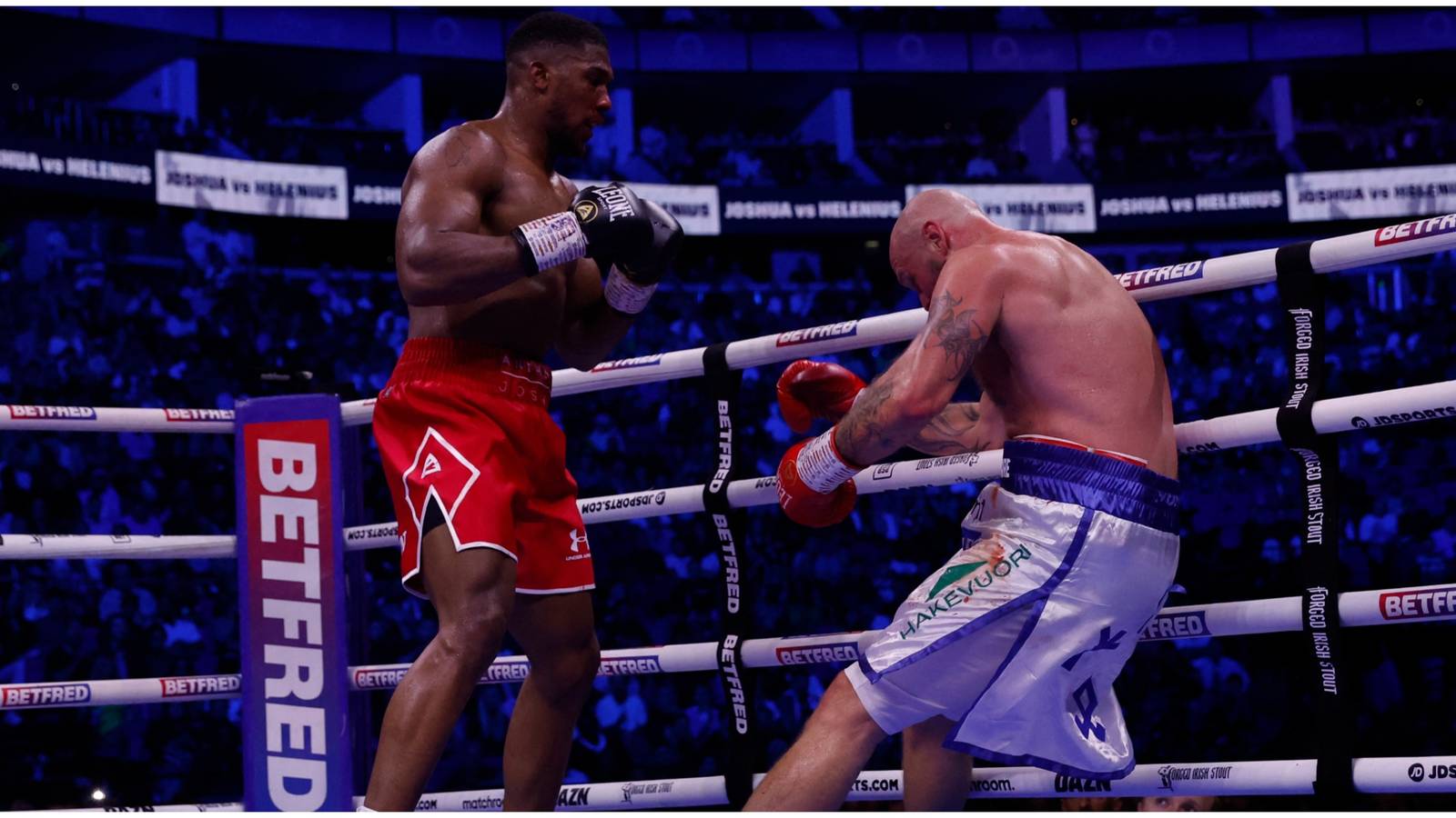 Anthony Joshua's knockout of Robert Helenius in slow motion