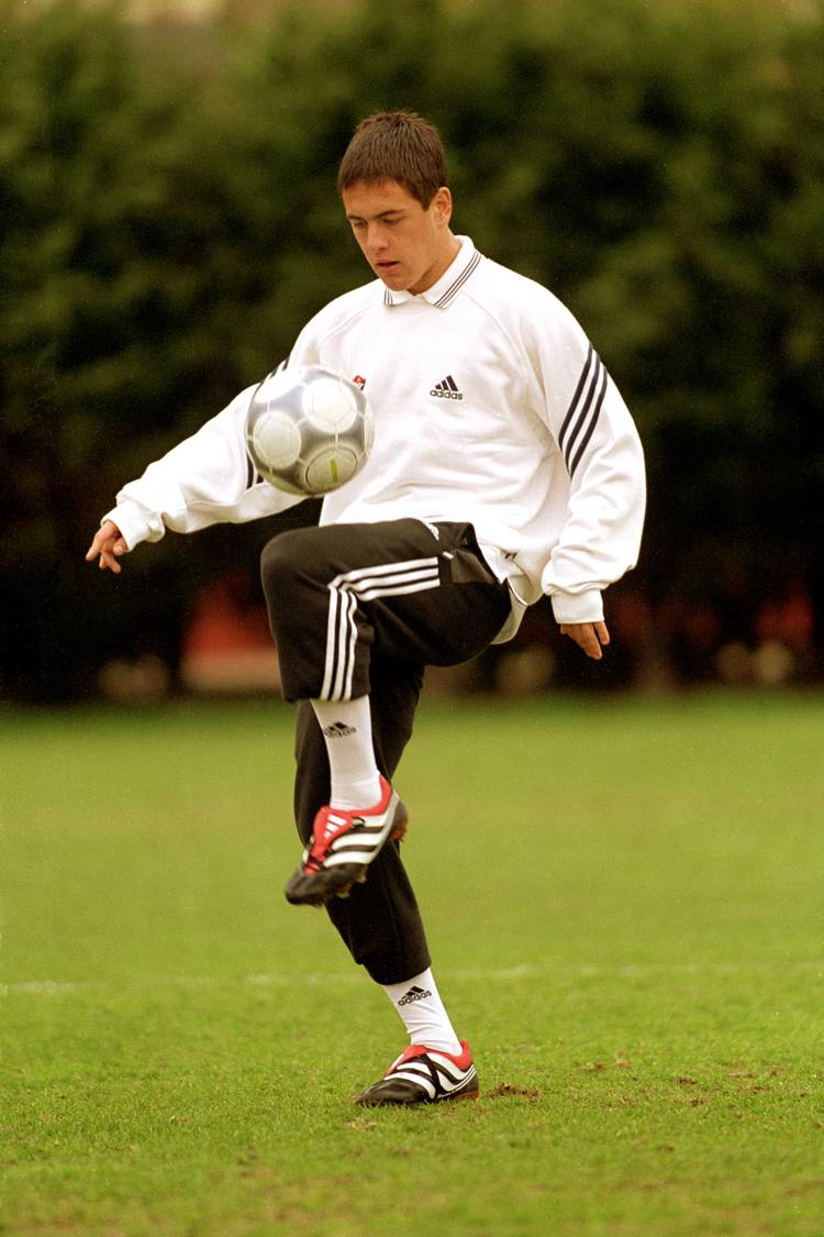 15 Best Football Boots Of All Time (Ranked)