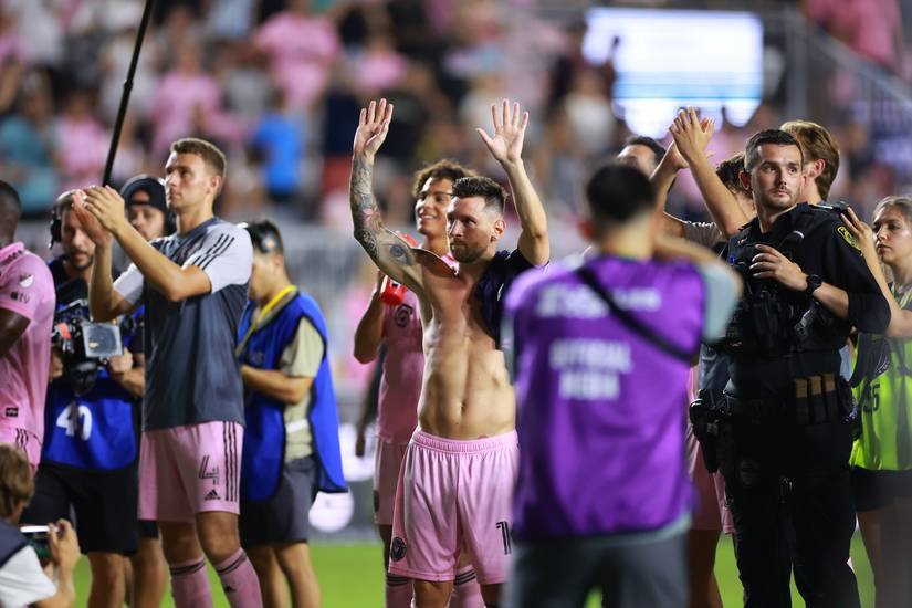 Lionel Messi shows off new Spiderman goal celebration during Inter ...