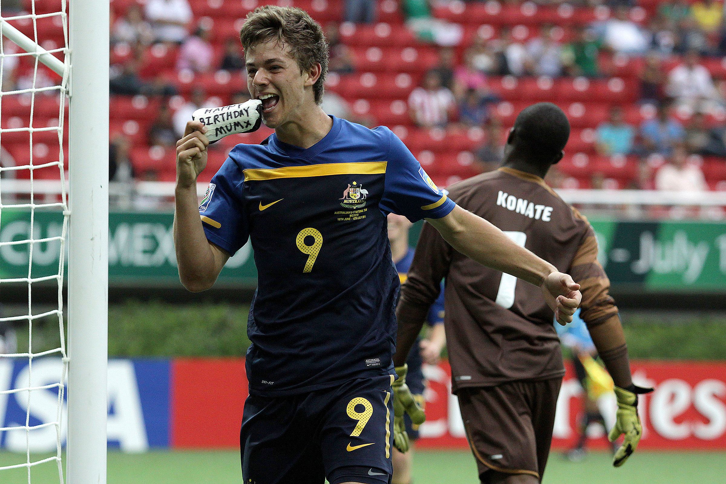 10 English Football Clubs That Retired Shirt Numbers