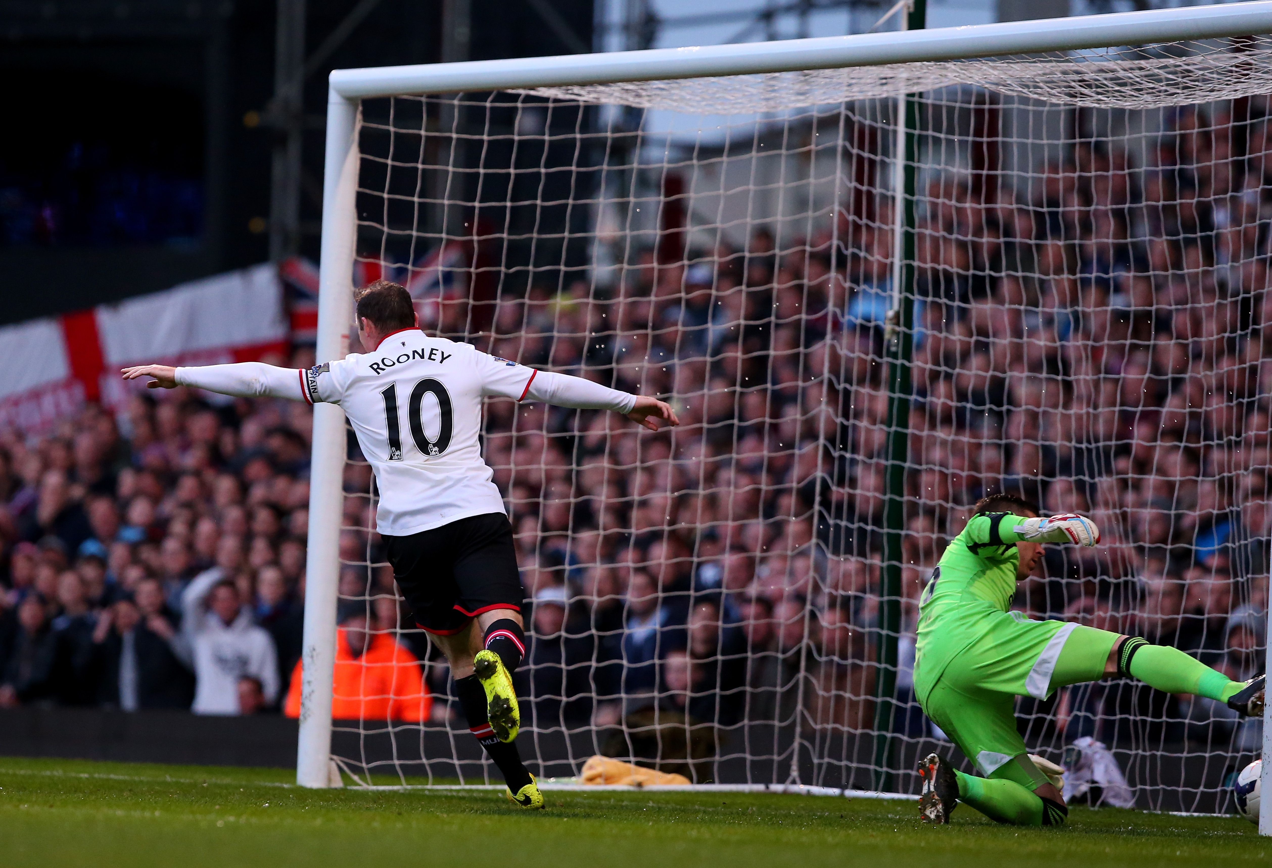 7 Best Premier League Goals Scored From The Halfway Line (Ranked)