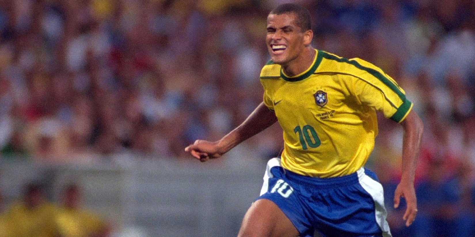 10 Greatest Brazilian Forwards in Football History [Ranked]
