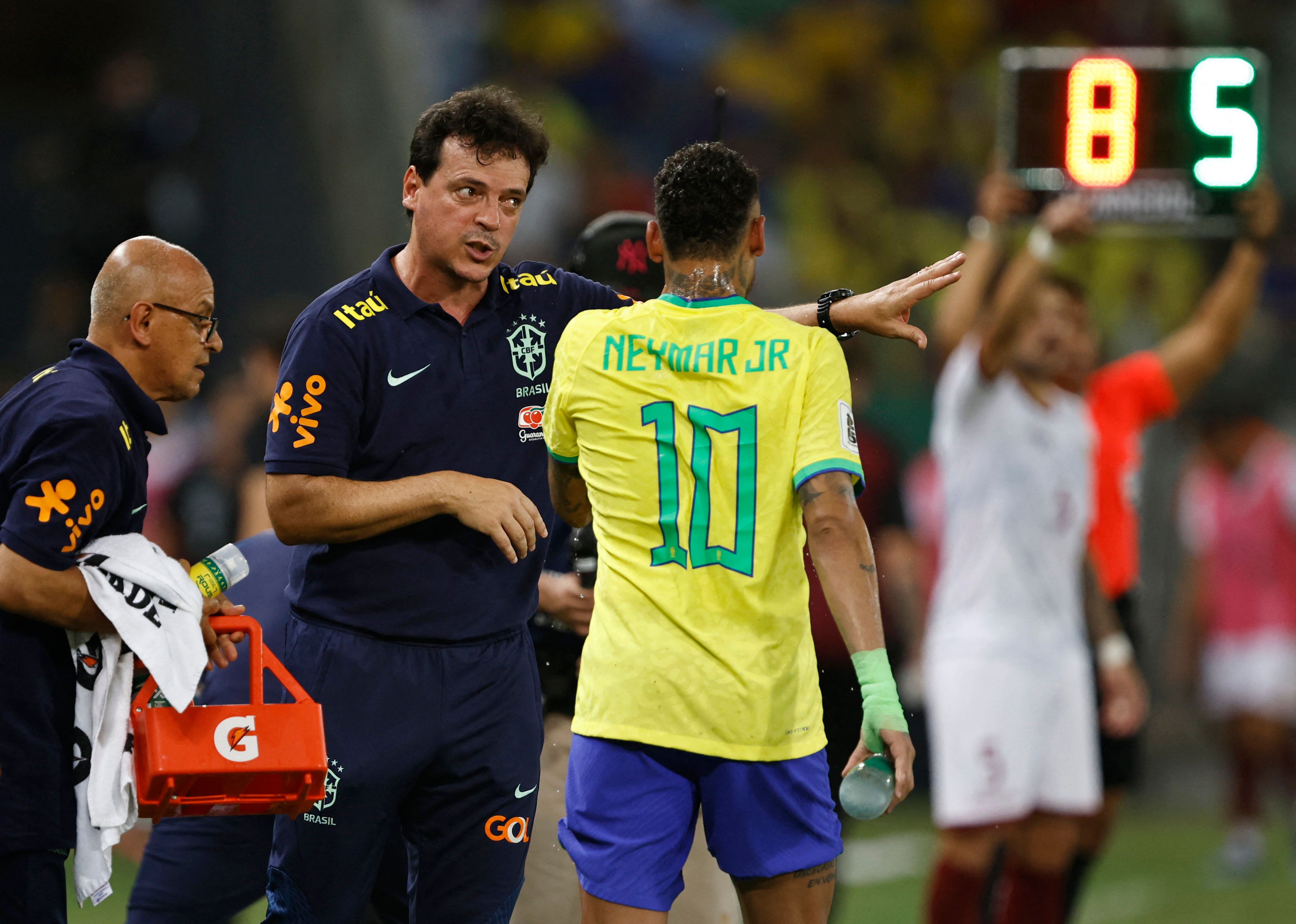 Neymar fuming after being hit on the head with a bag of popcorn by ...