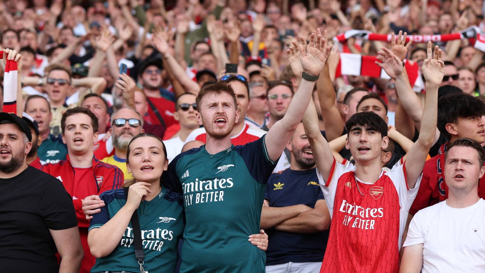 Song Lyrics To All Of Arsenal's Most Famous Chants (Complete Guide)