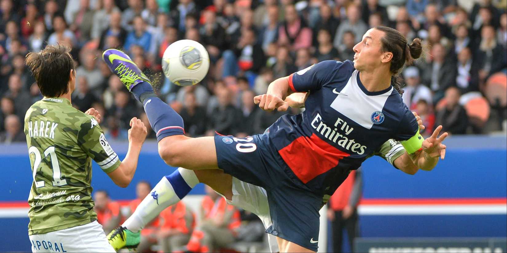 15 Best Number 9s in Football History (Ranked)