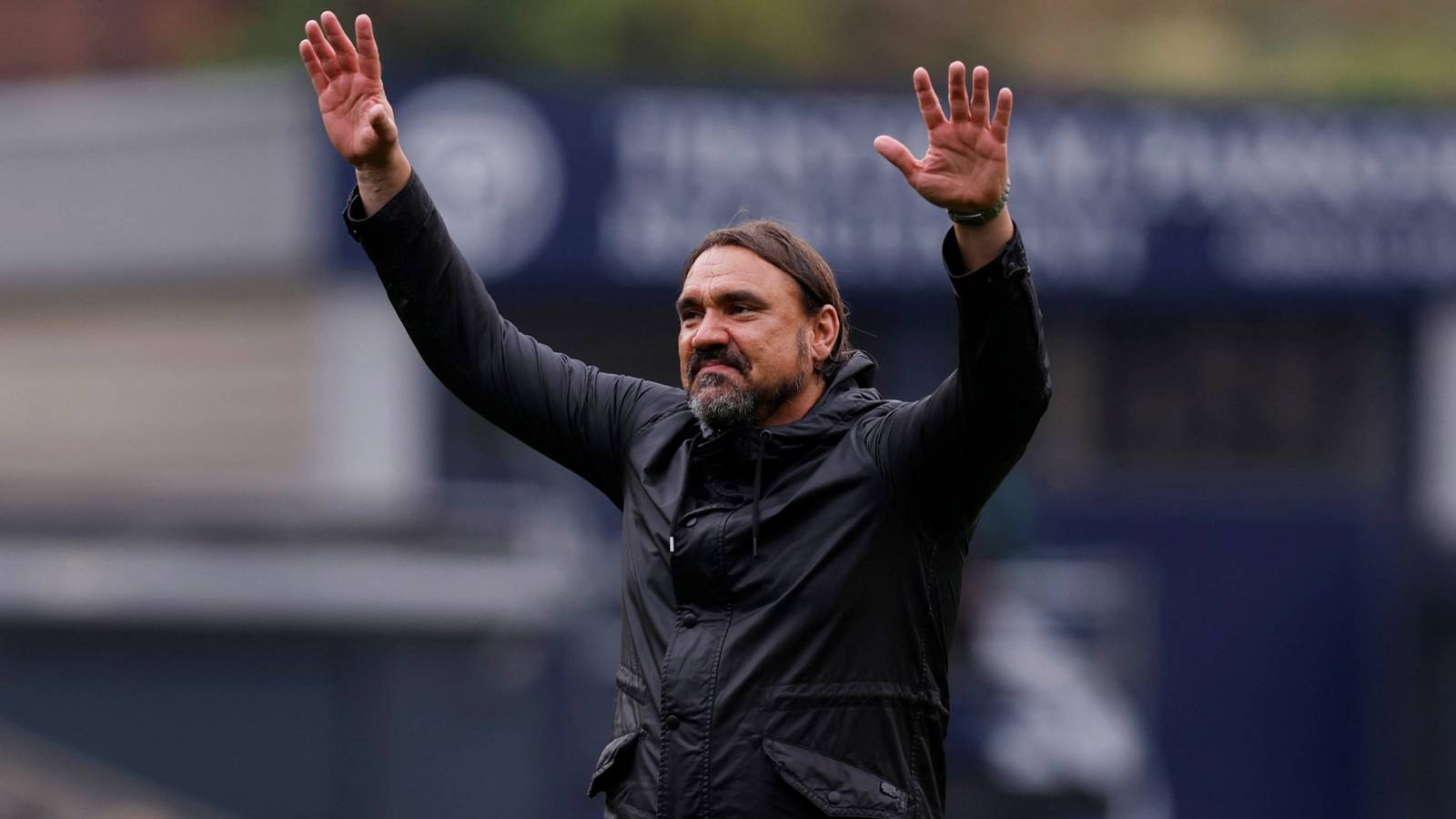 Leeds have 'made a lot of inroads' to sign new full-back