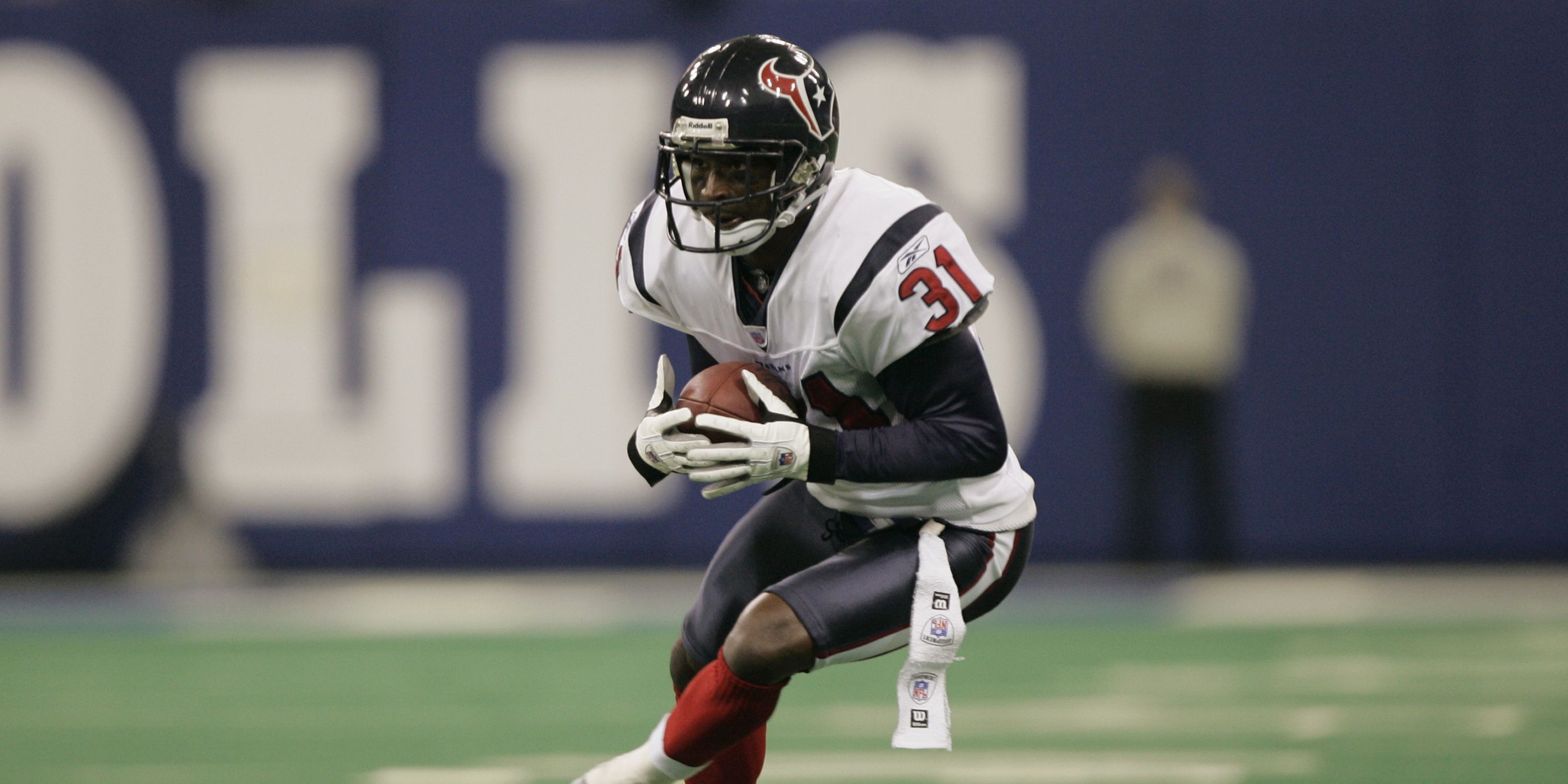 Last 10 times a player had 2 pick-sixes in one game