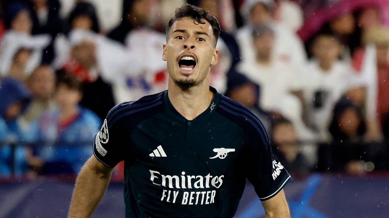 Gabriel Martinelli wows Arsenal fans with insane touch & skill v Sevilla