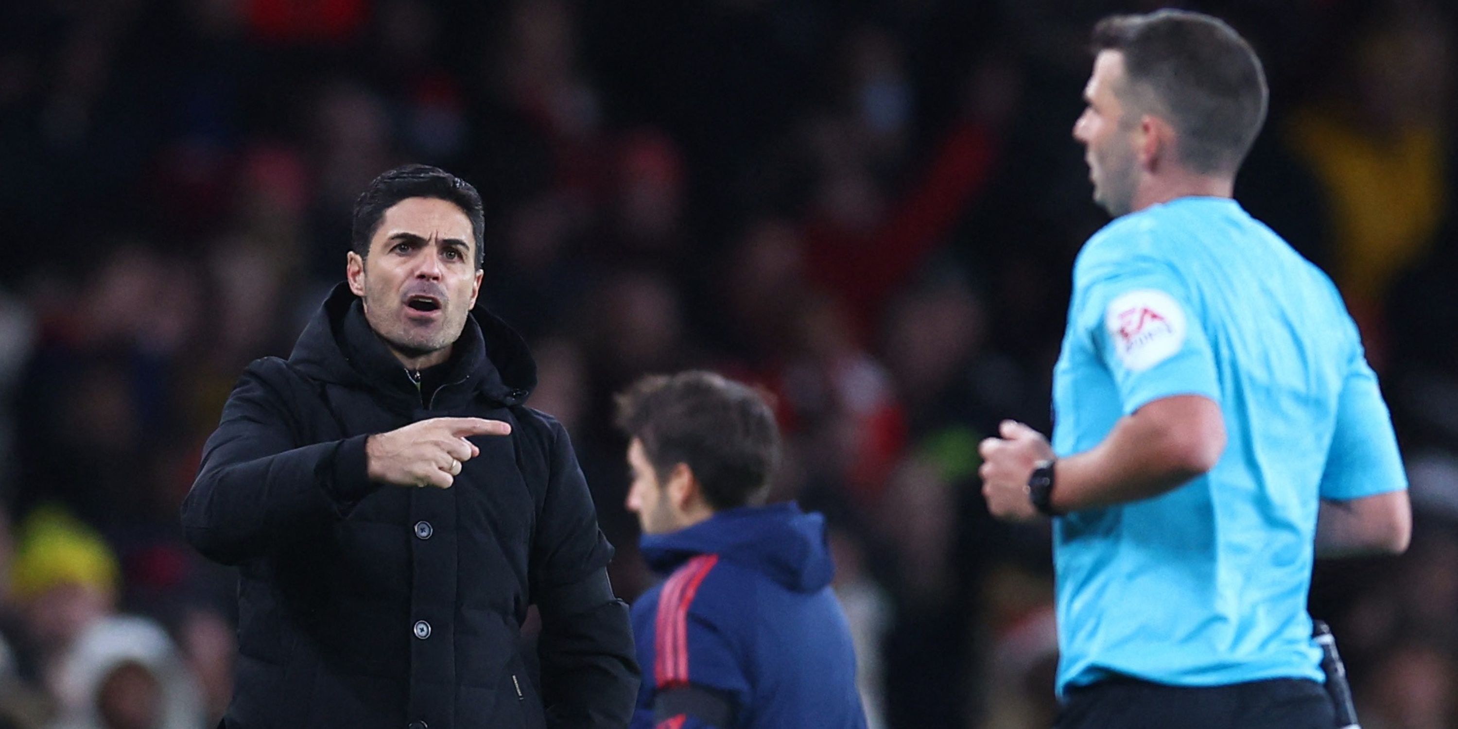 Michael Oliver has unfortunate moment at full-time in Arsenal 3-1 Burnley