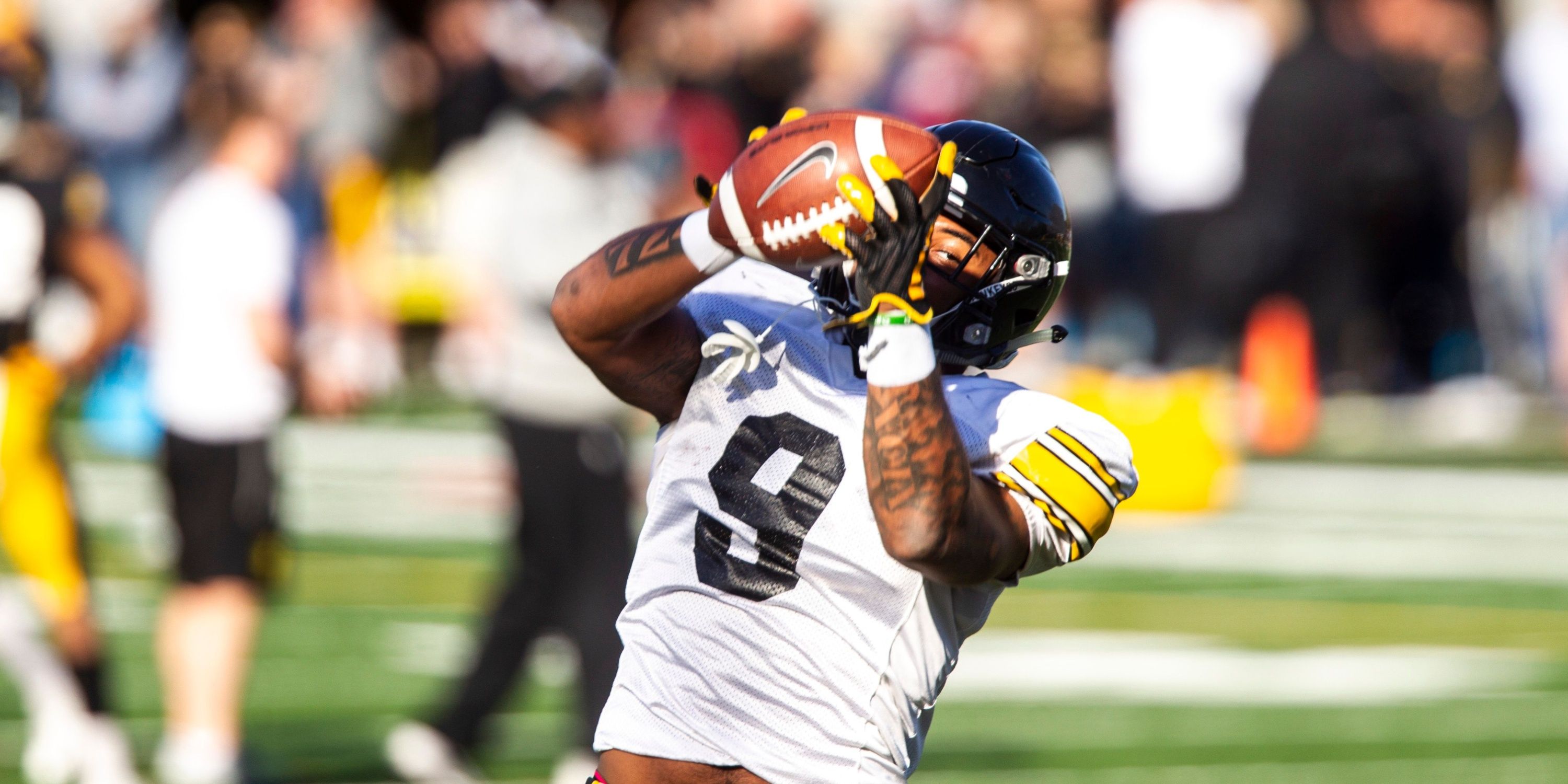 How NFL INT leader Geno Stone is making his mark in Baltimore