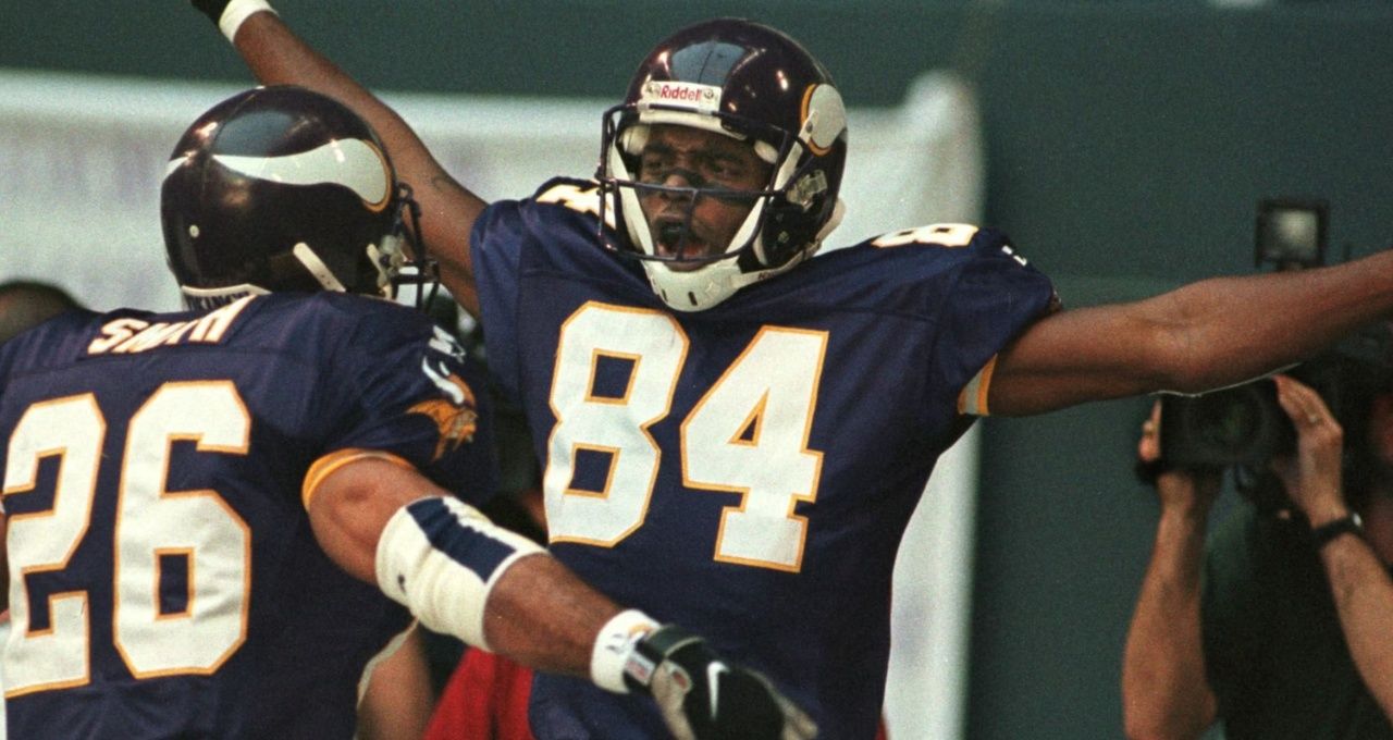 How Randy Moss got revenge on the Dallas Cowboys on Thanksgiving in 1998