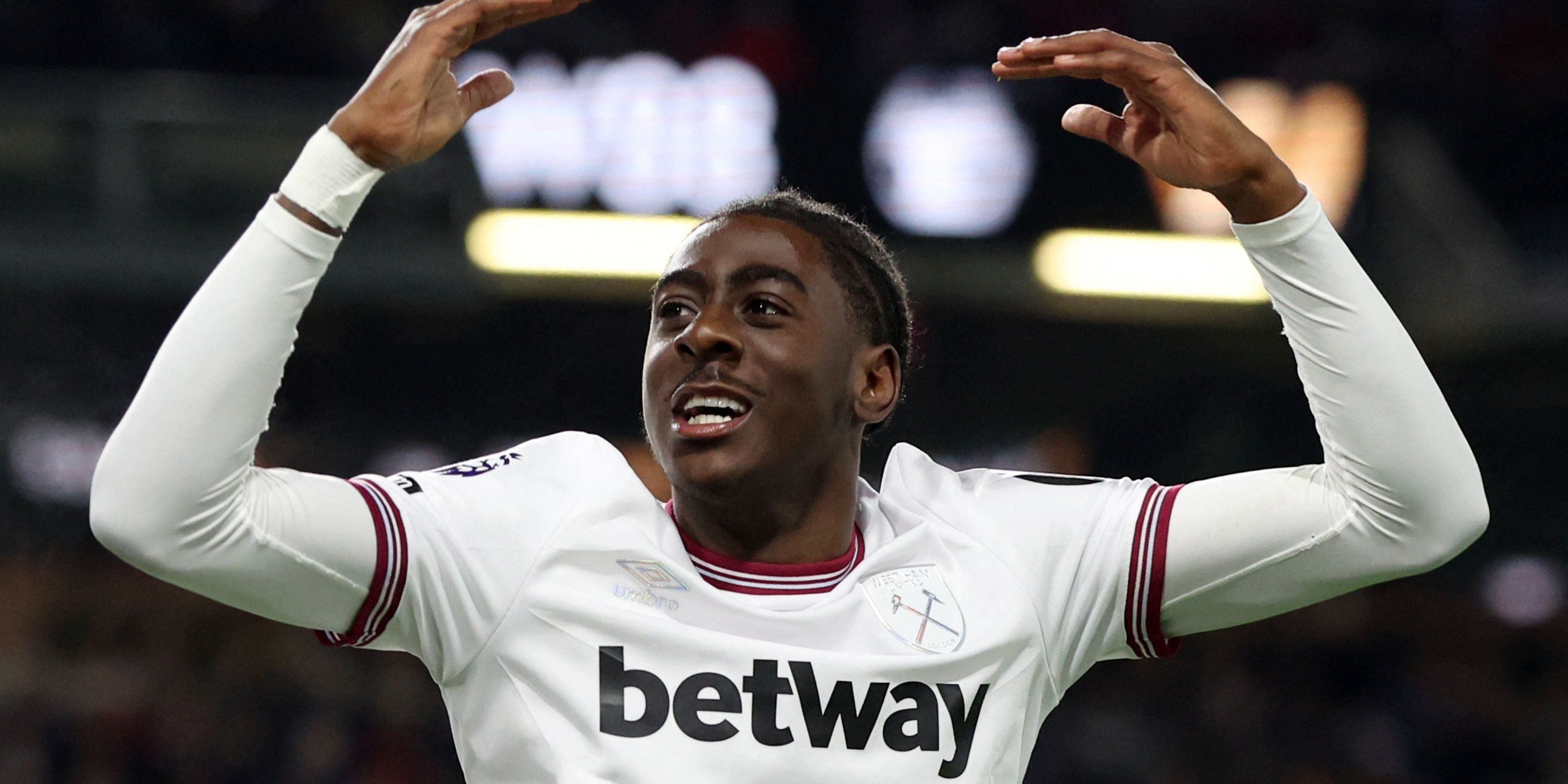 West Ham staff 'inside the club' now 'really rate' Divin Mubama