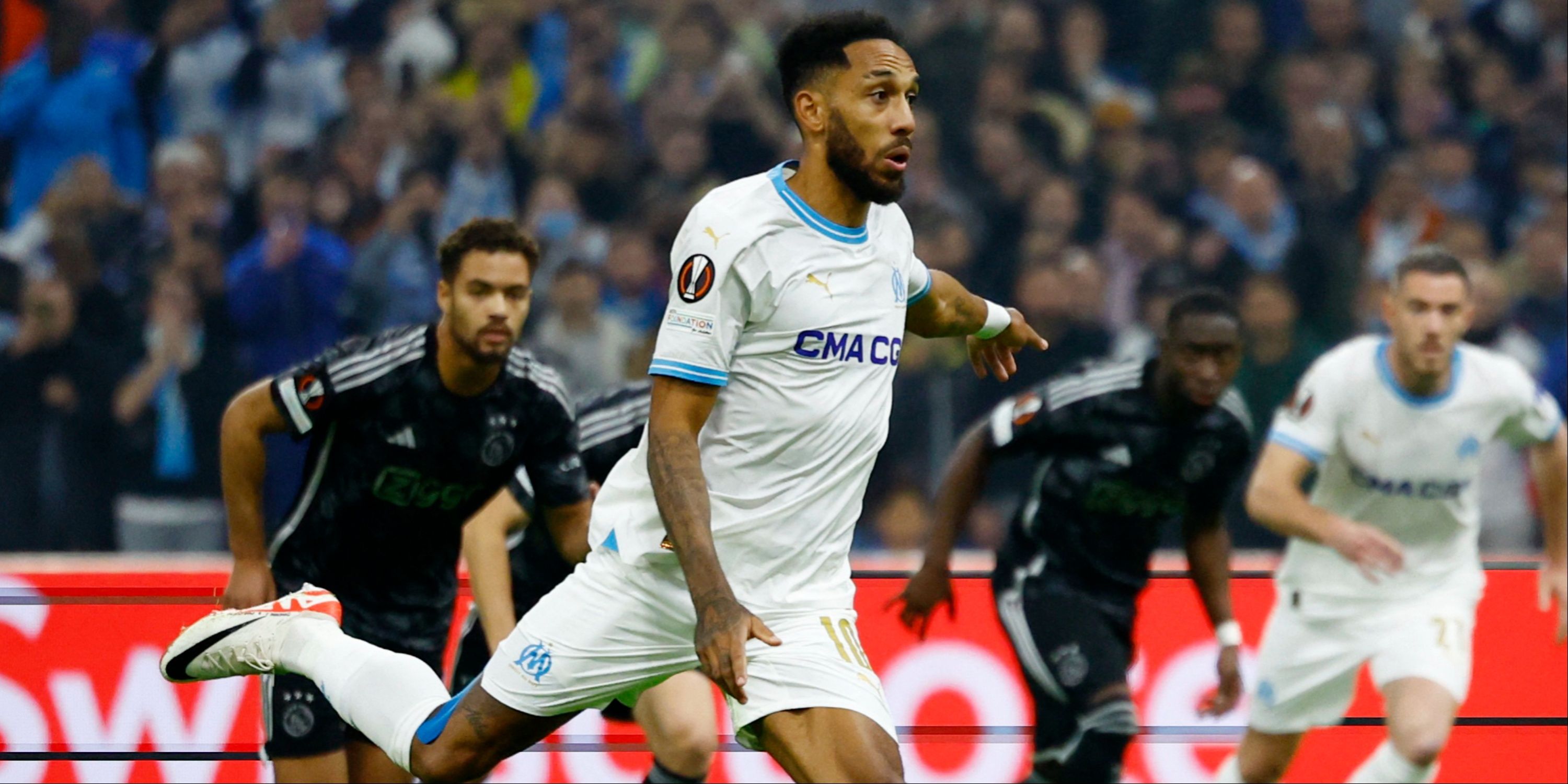 Pierre-Emerick Aubameyang scores bicycle kick in Marseille 4-3 Ajax