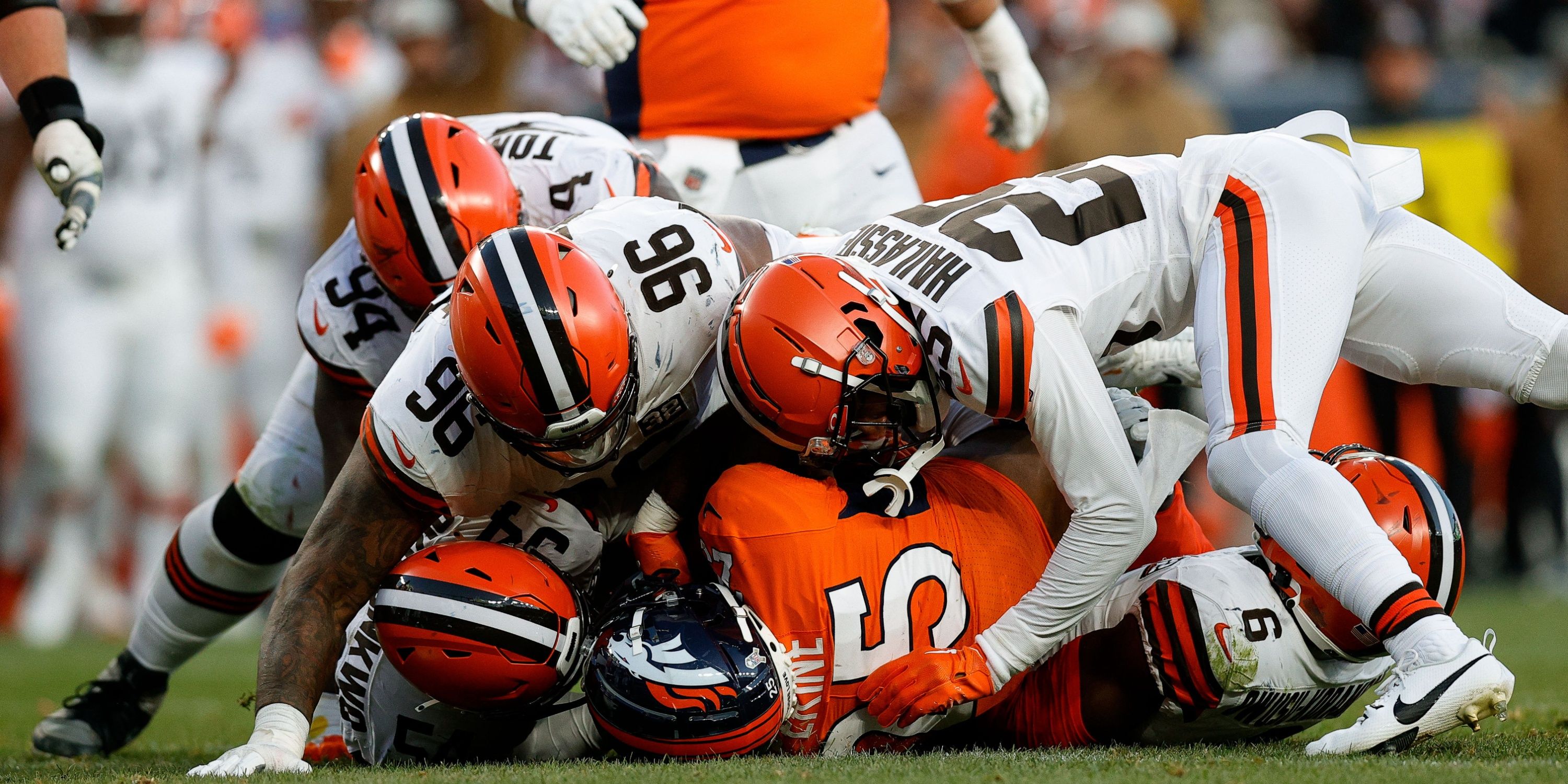 Browns' Ogbo Okoronkwo 'Going For Double-Digit Sacks' in 2024