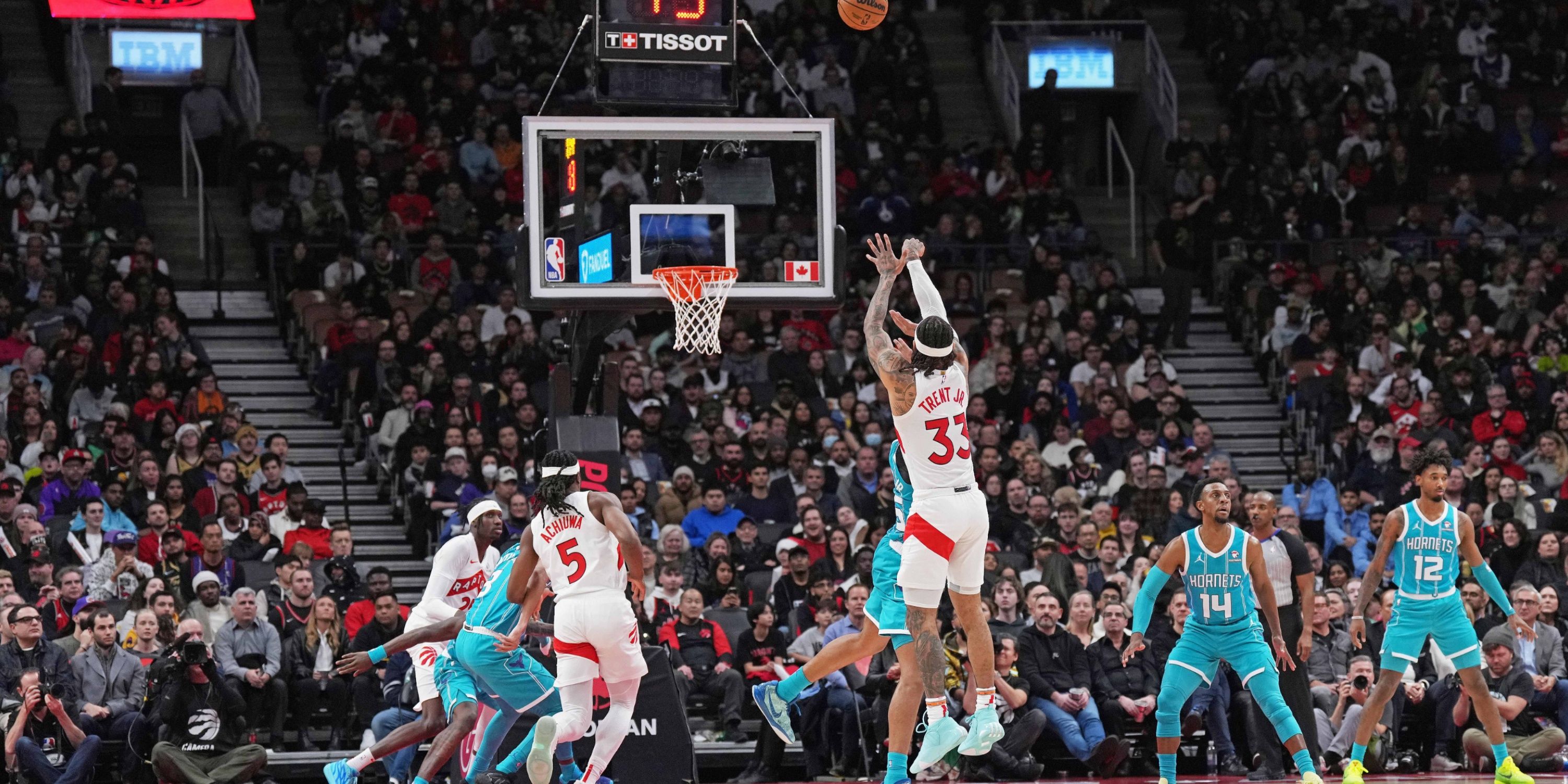 Raptors' second-half heroics spark comeback win against Hornets