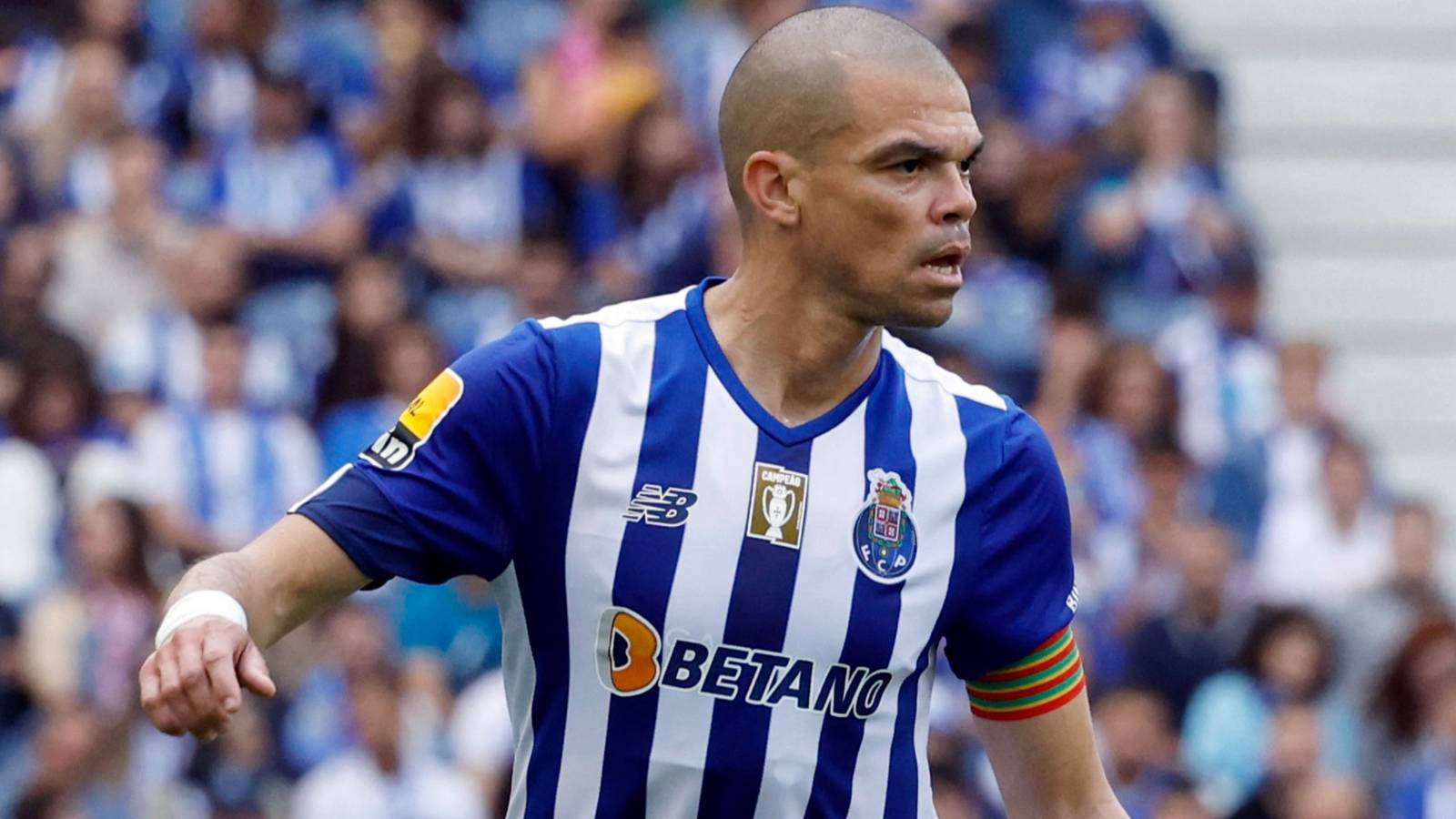 Pepe receives 17th career red card after being sent off vs Sporting Lisbon