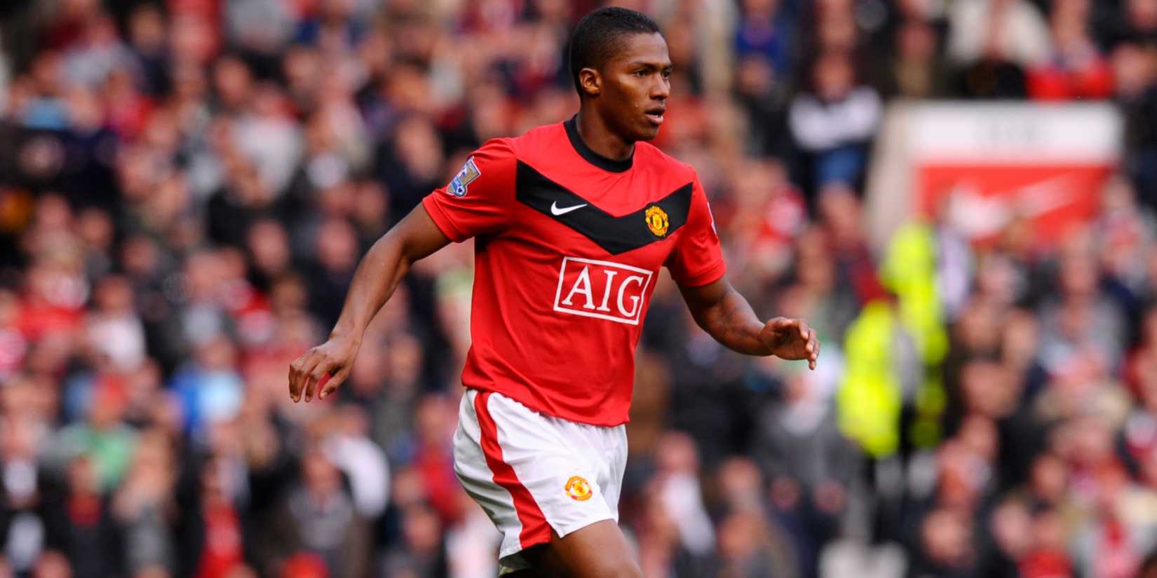 9 Best Right-Backs in Man Utd History (Ranked)