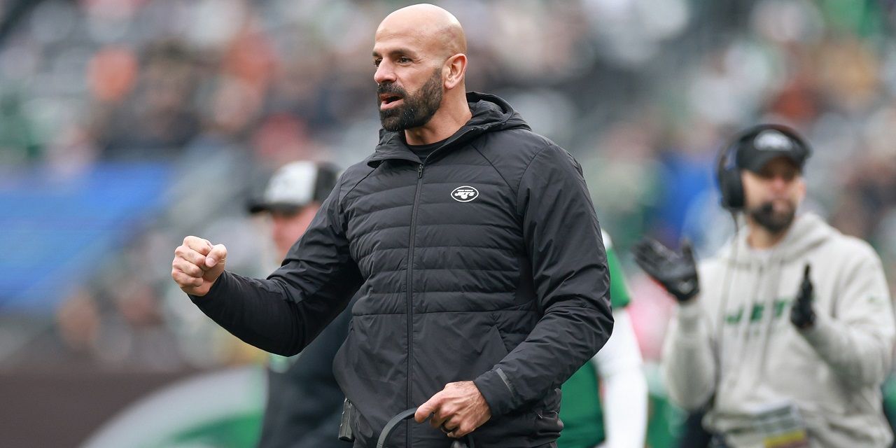 Jets owner confirms Robert Saleh and Joe Douglas will return in 2024