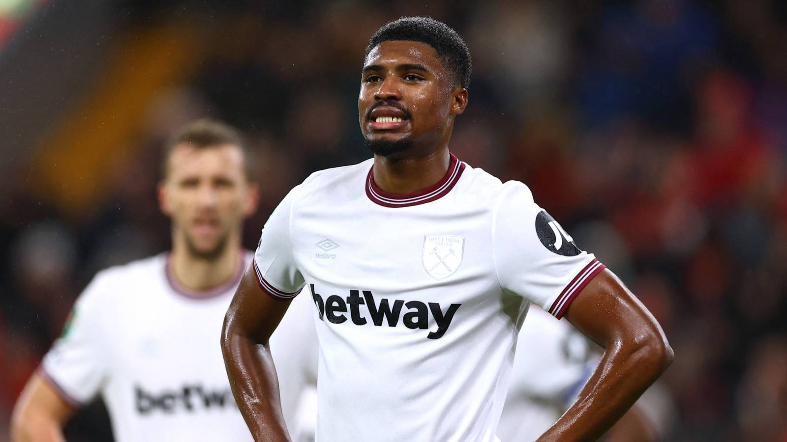 Ben Johnson 'could be the one' for Leeds in hunt for Ayling replacement