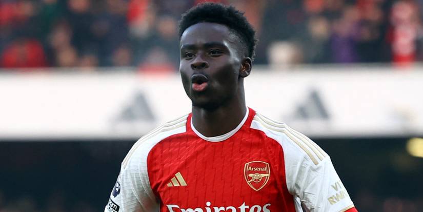 Rio Ferdinand responds to Arsenal fans' Bukayo Saka chant during flight