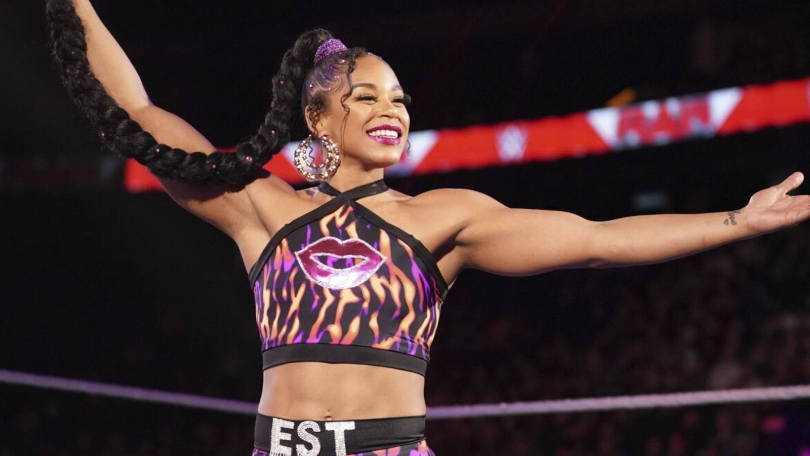 Bianca Belair wins the WWE Women's Elimination Chamber