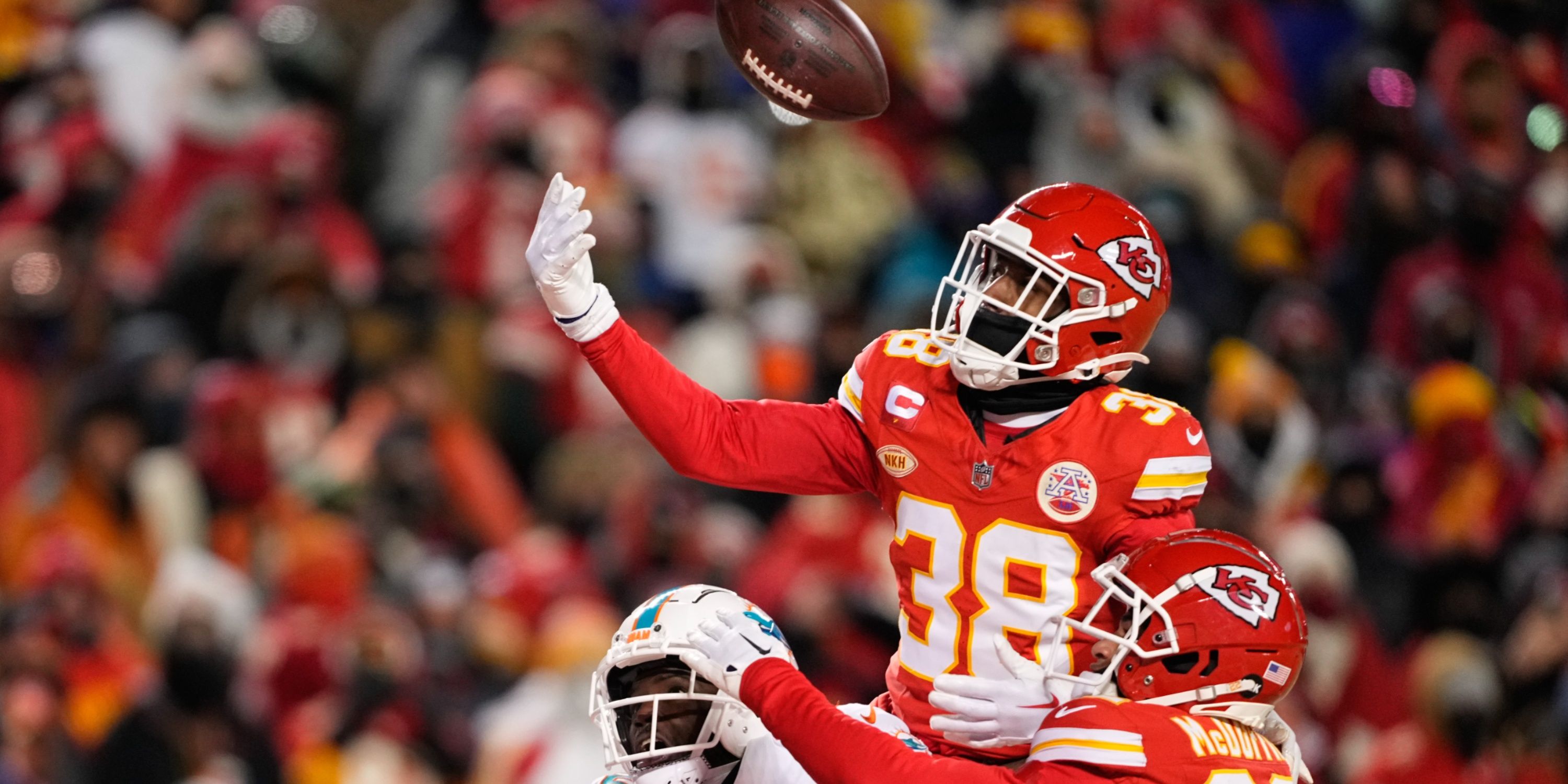 Titans Taking a More Aggressive Approach on Defense: ‘We Press Everything’