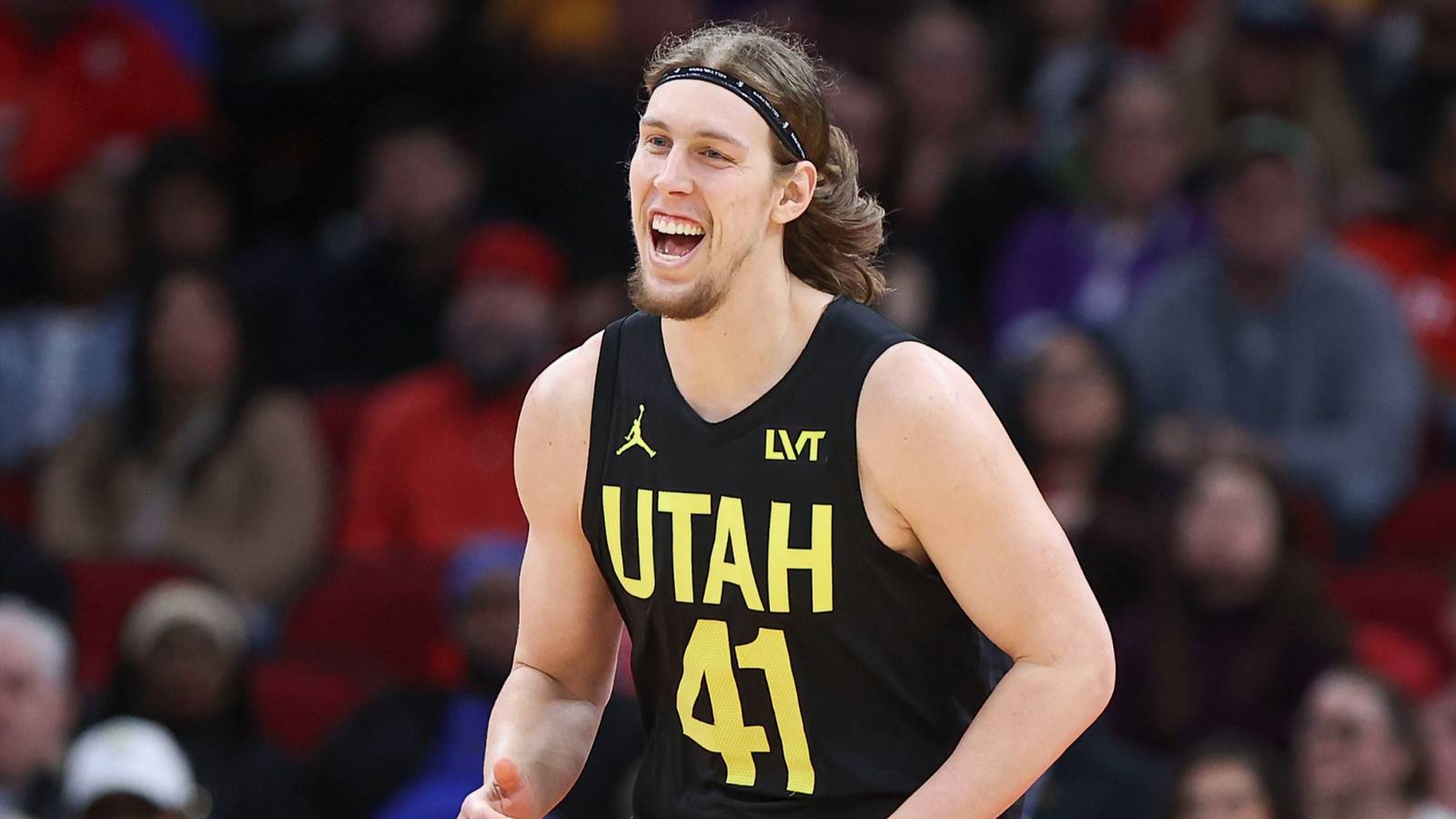 Toronto Raptors acquire Kelly Olynyk from Utah Jazz