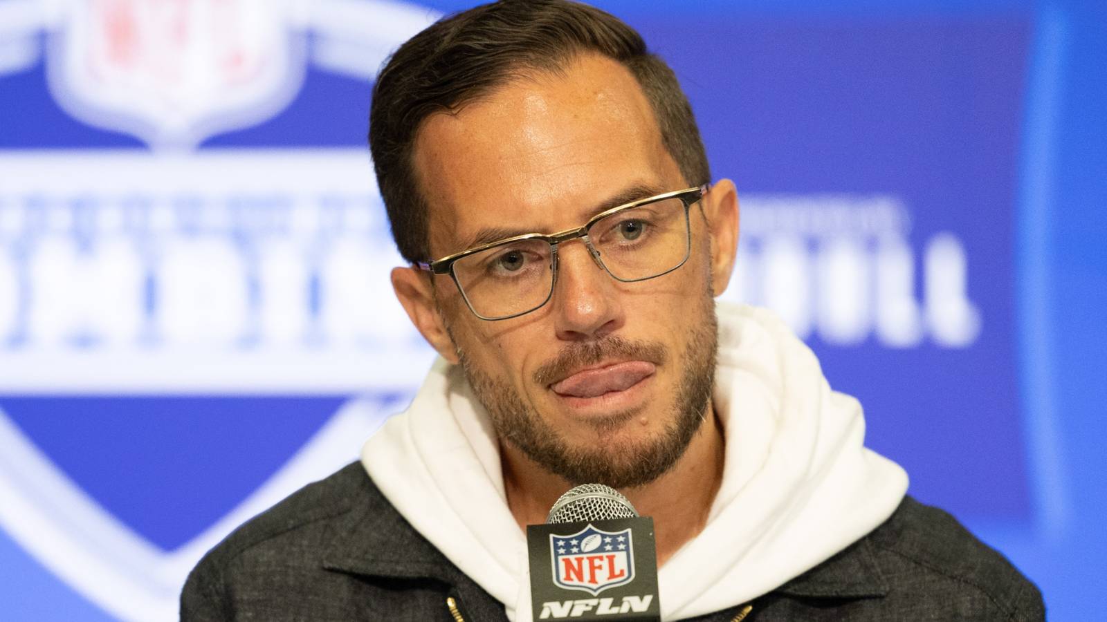 Mike McDaniel Gives Players A Warning After Harrison Butker Speech